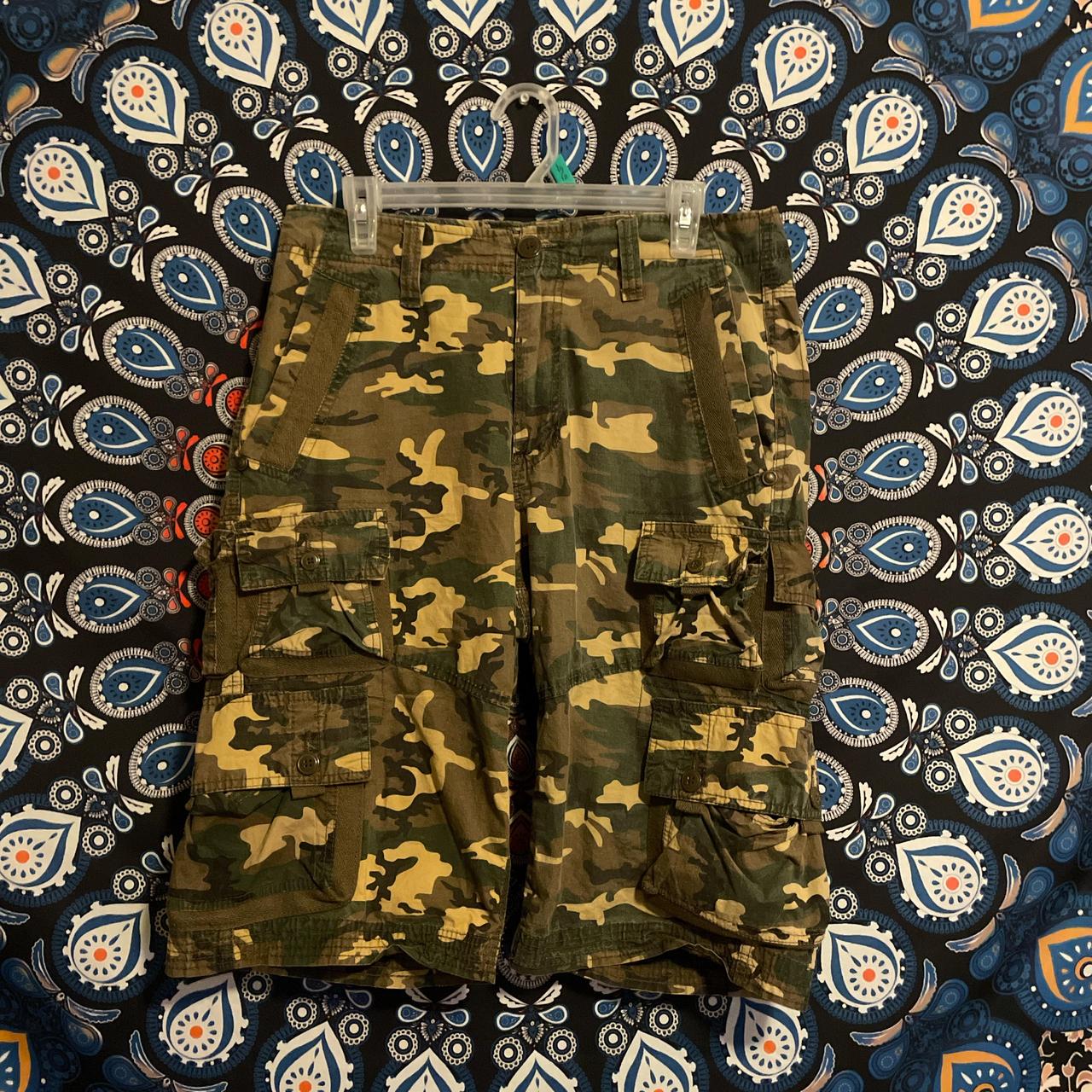 Royal camouflage cargo shorts - Depop