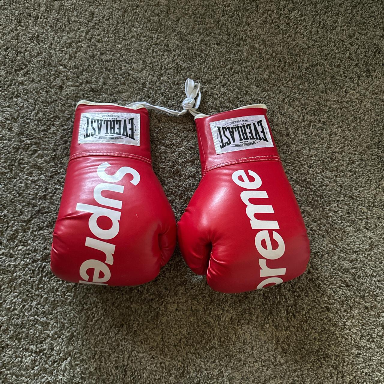 Supreme boxing gloves pretty much new - Depop