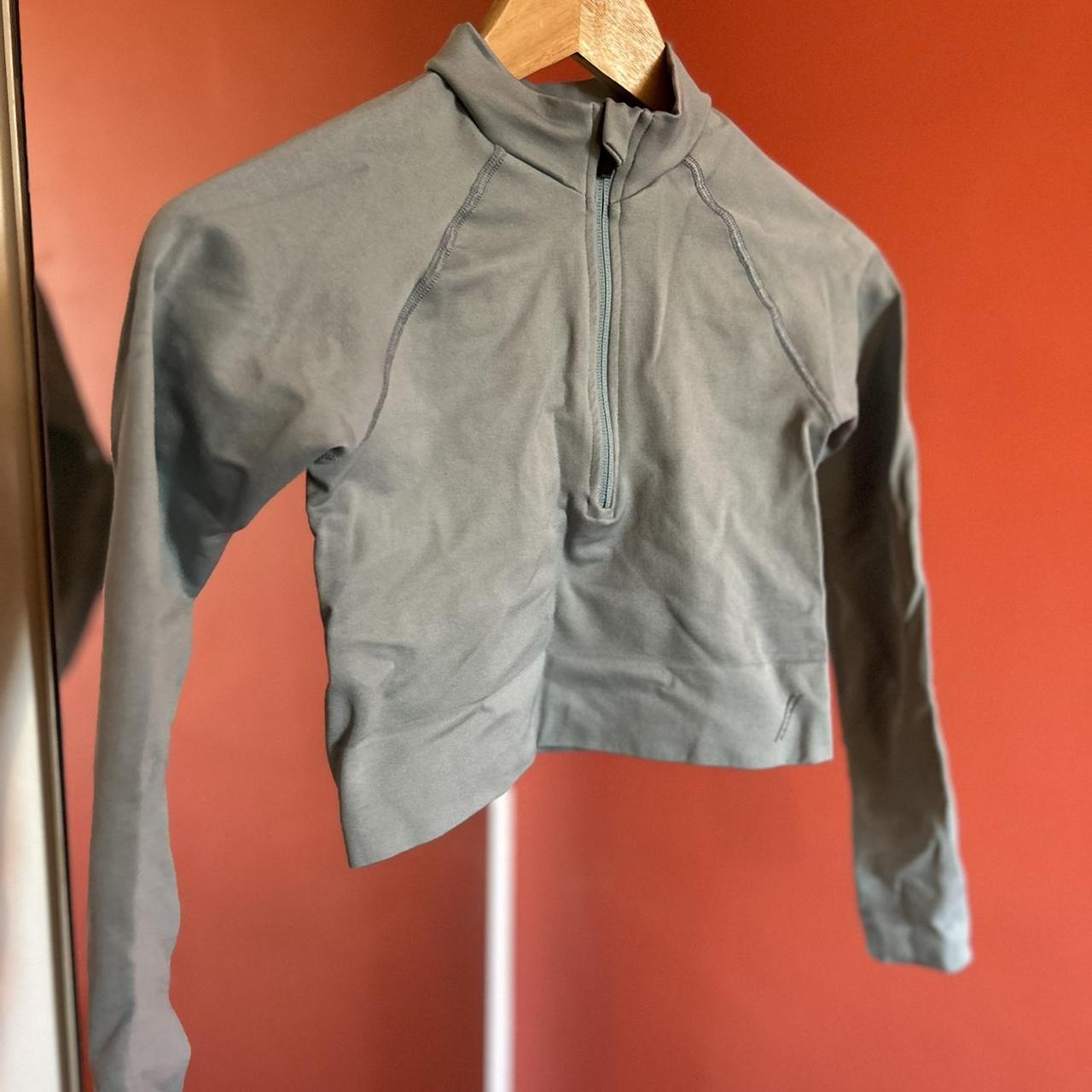 Tala Gym Top Gray size S worn once #tala #gymwear... - Depop