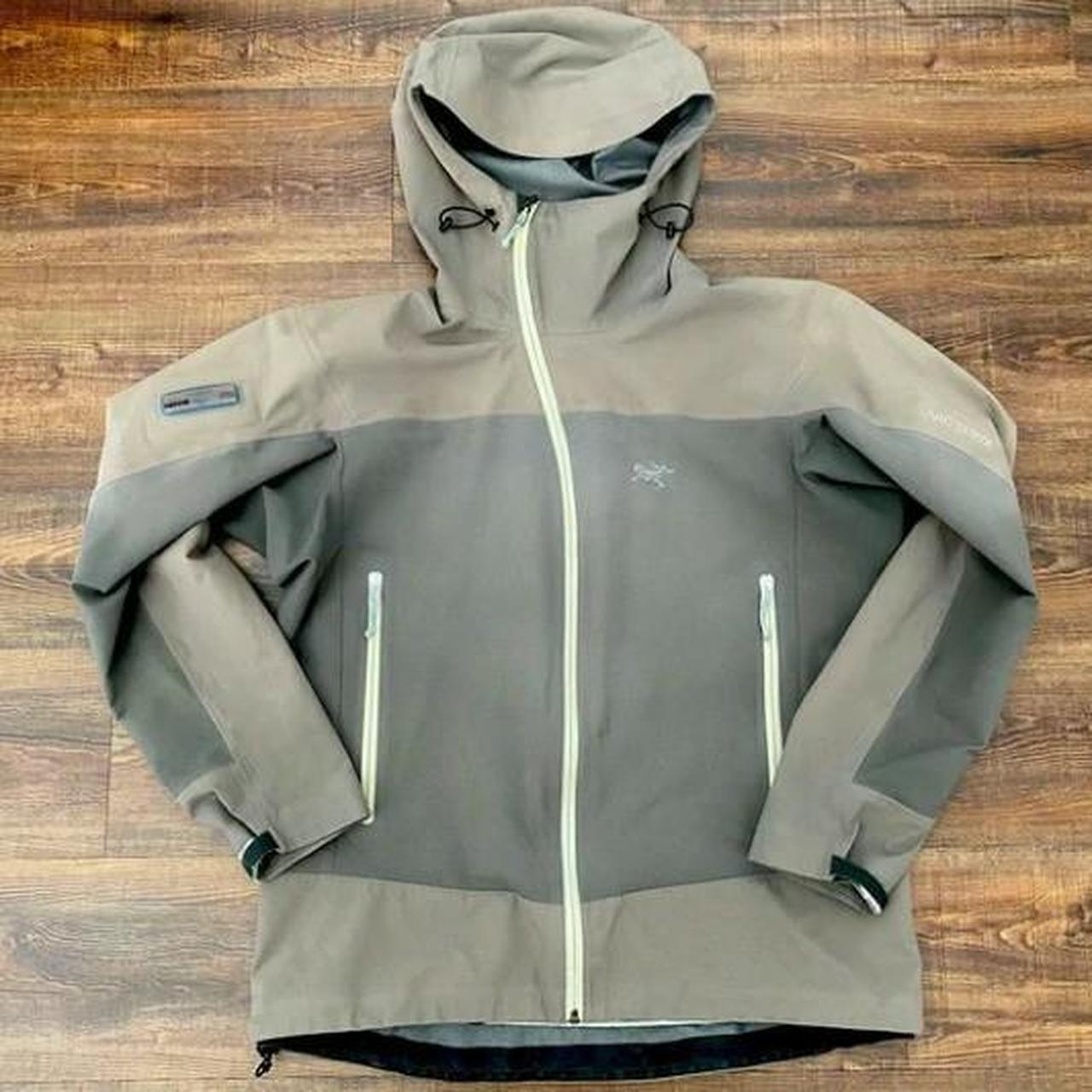 Arc’Teryx Mens Large Grey Ski Jacket - Depop
