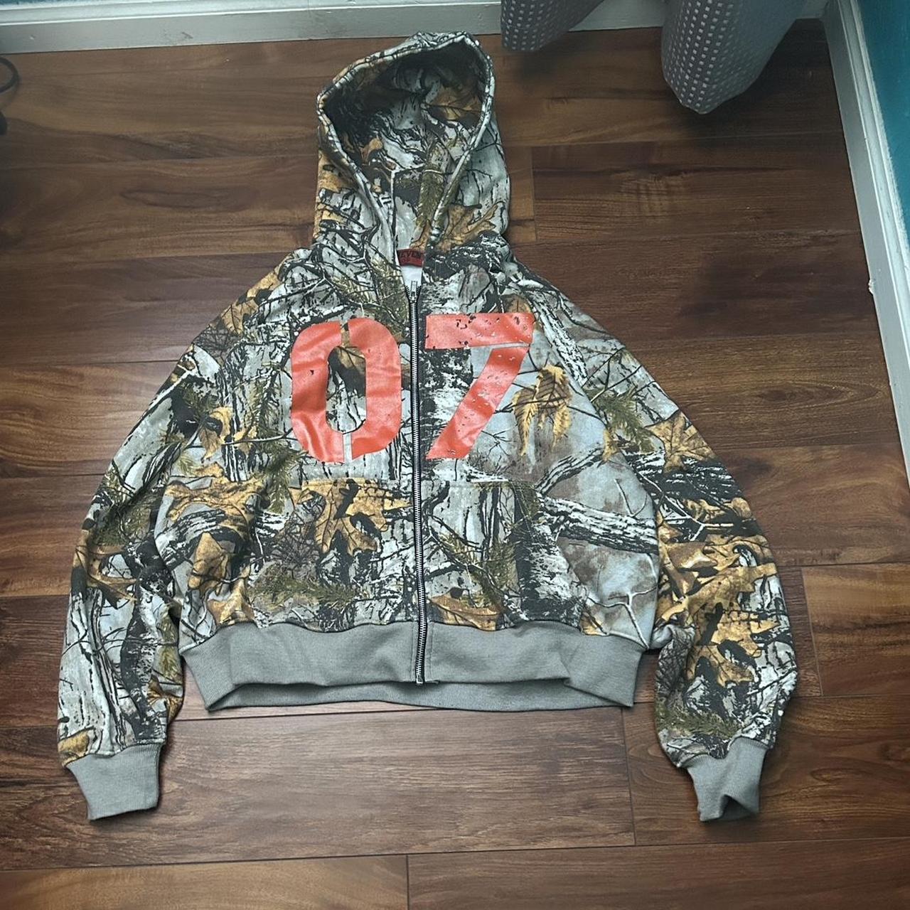 Boxy cropped real tree camo hoodie size xs like new... | Depop