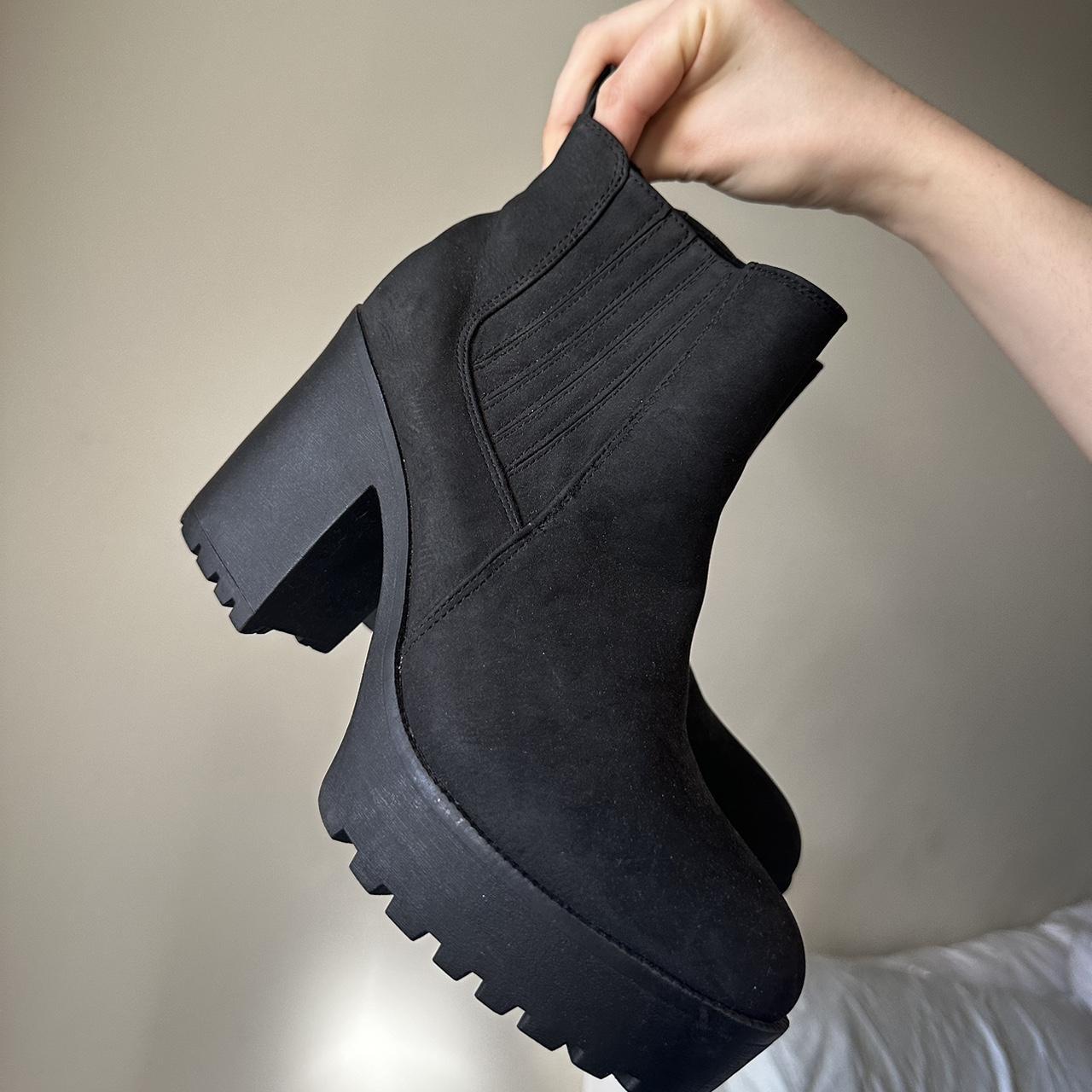 Betts boots, chunky, wore them handful of times, had... - Depop