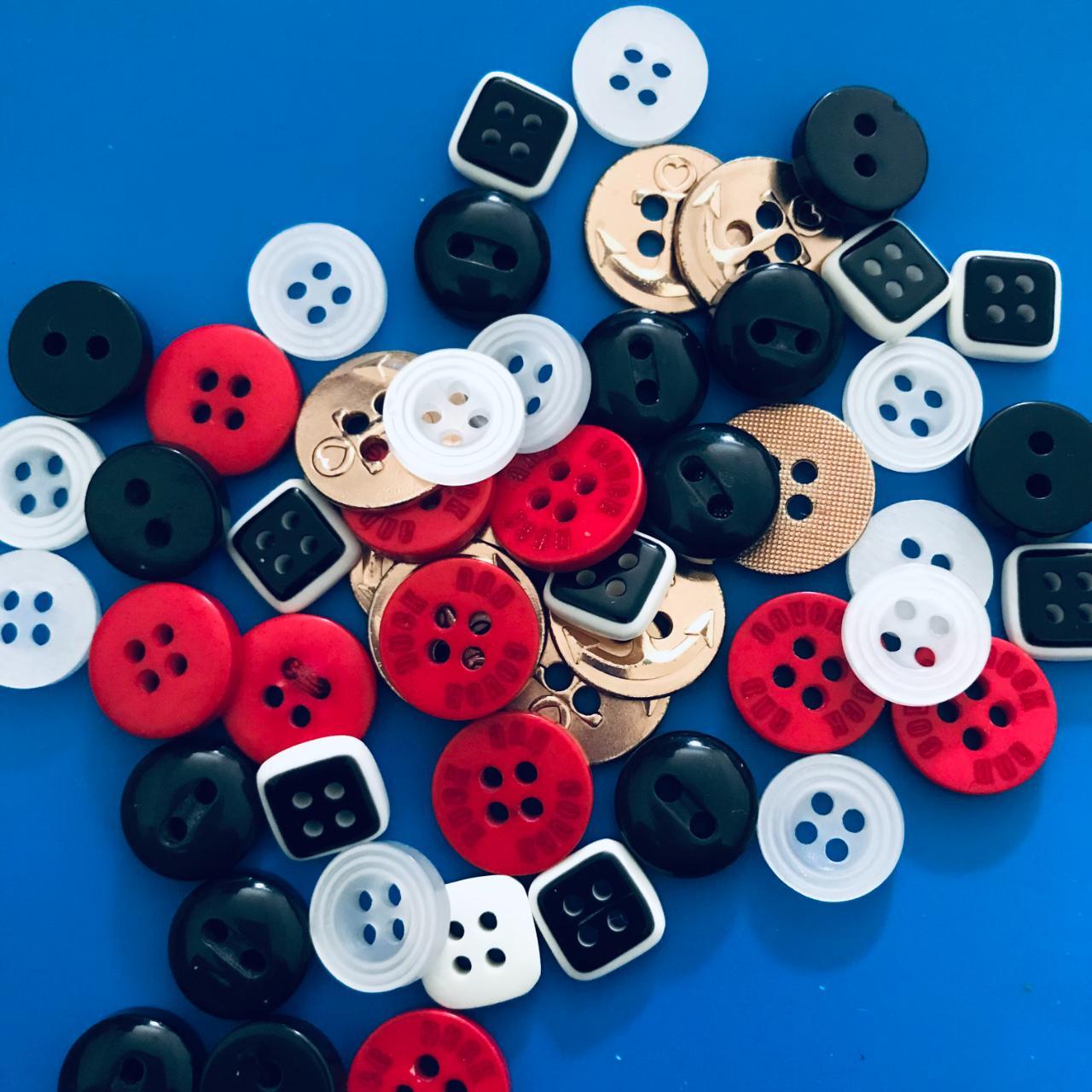 60 mixed small buttons. - Depop