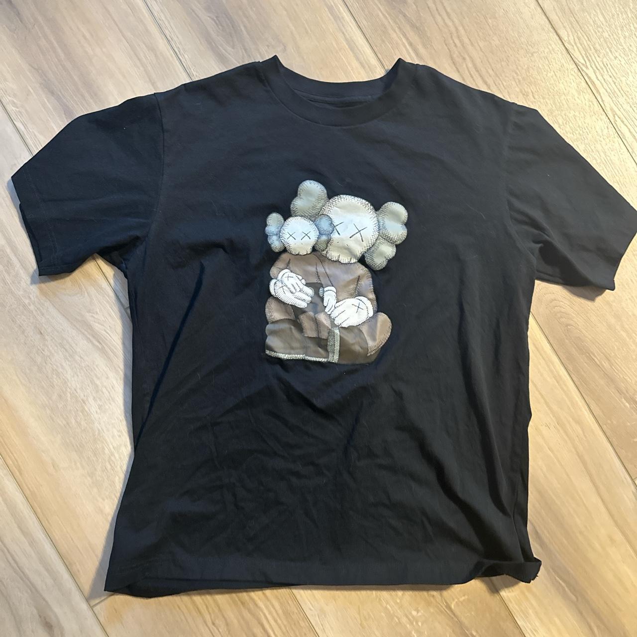 Kaws Tee Size Large - Depop
