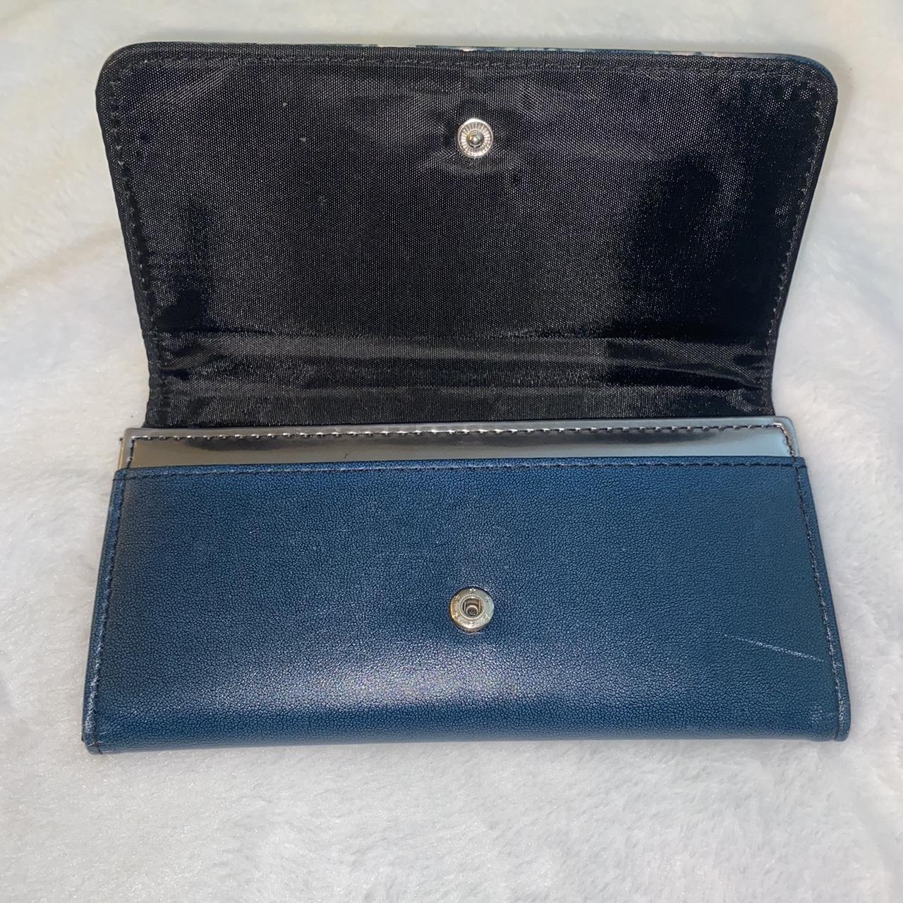 Hot Topic Women's Navy and Silver Wallet-purses | Depop