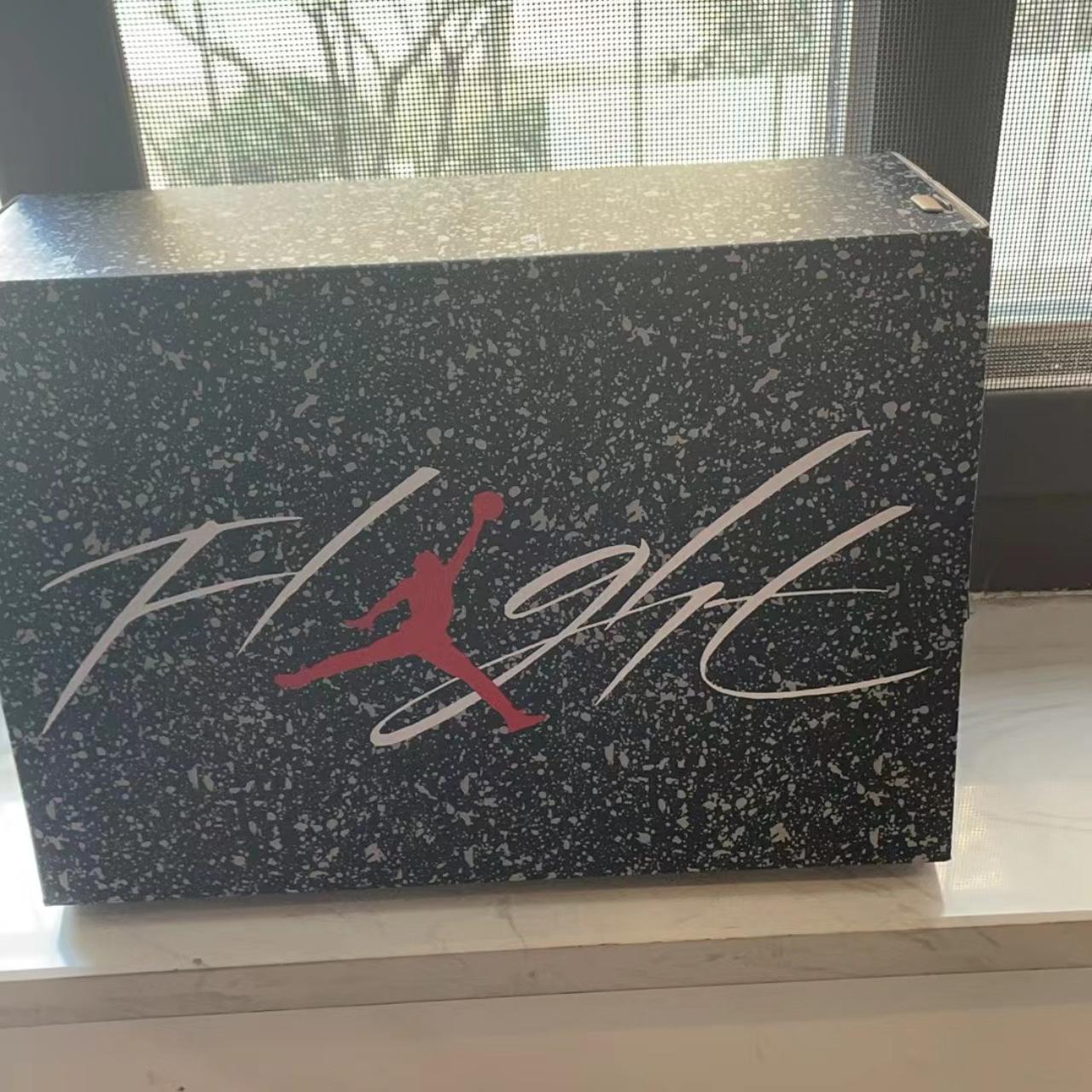 Customized shoe box - Depop