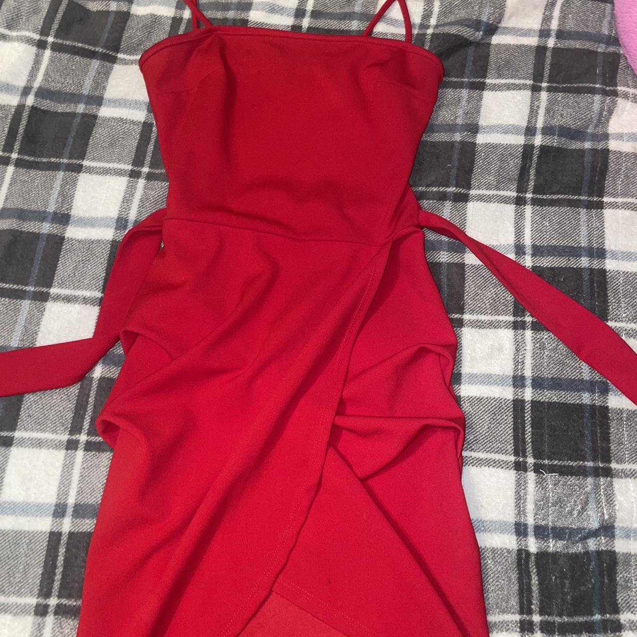 Beautiful, red, windsor dress. You are able to tie... - Depop