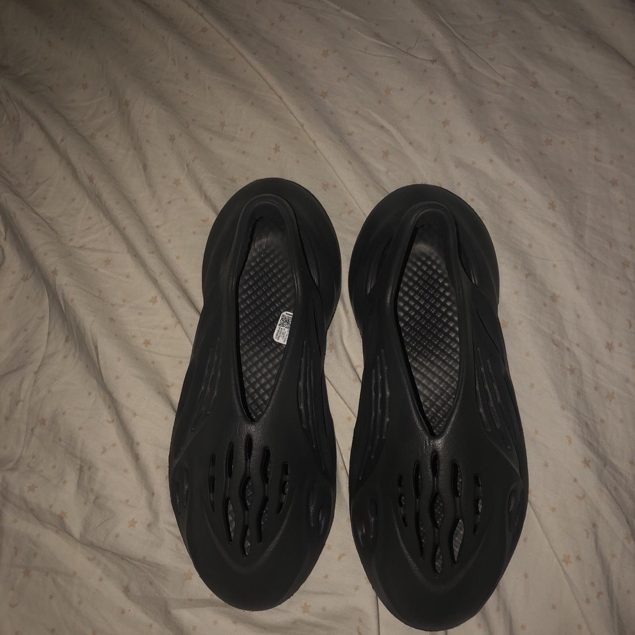 Black foam runners - Depop