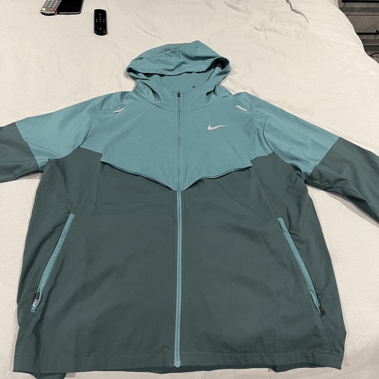 Nike Windrunner Cyan/Teal Size M Great Condition -... - Depop