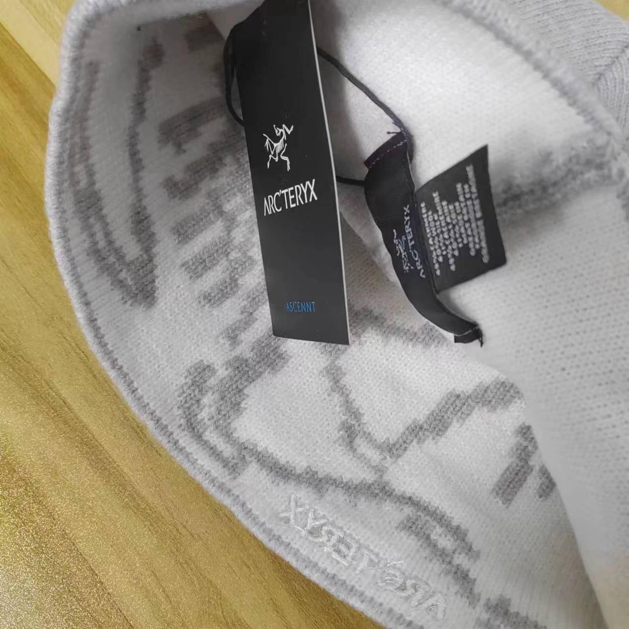 Arc'teryx Knit Cap Grey Size Adult... - Depop