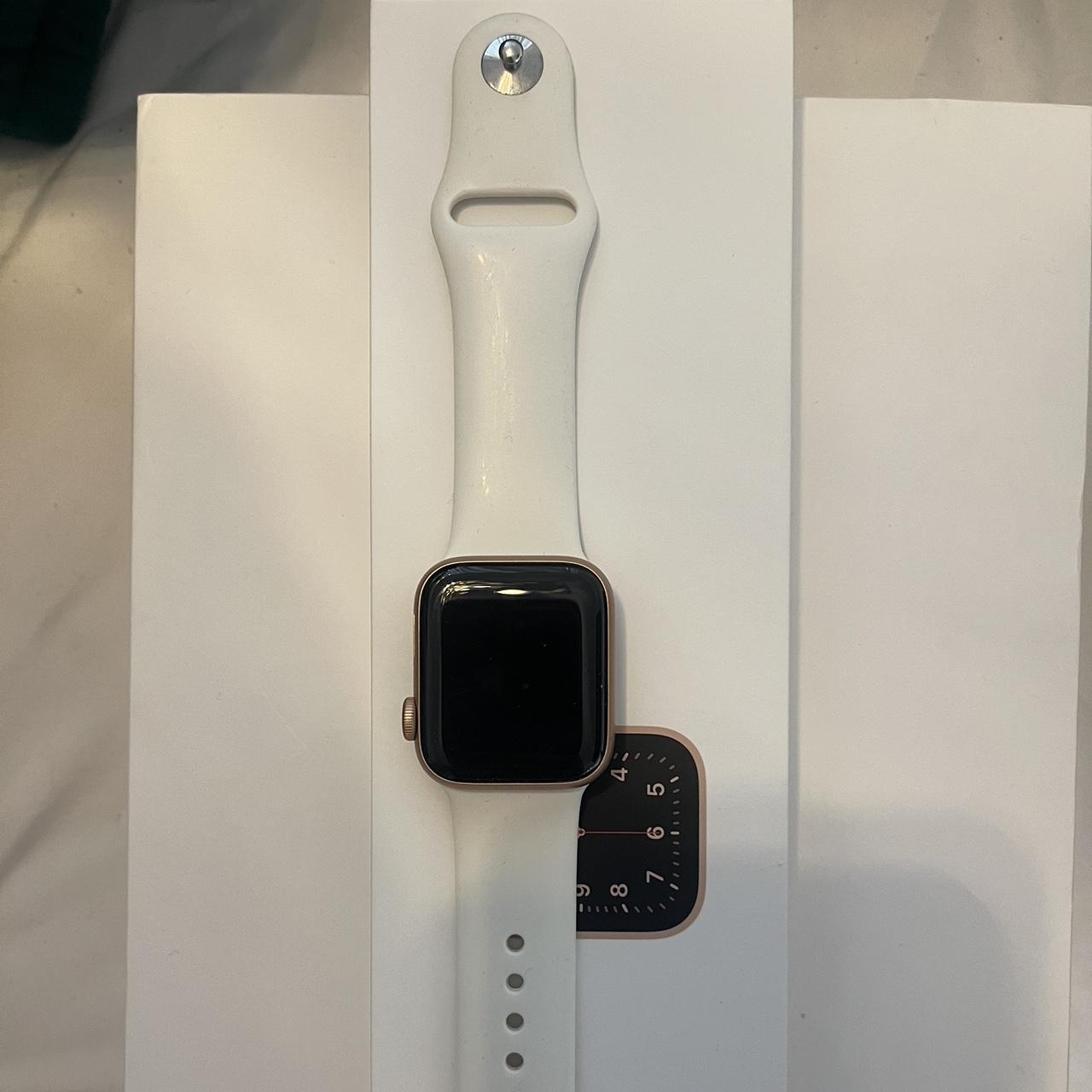 Apple Watch SE 40mm Gold Ali Pink (Rose gold) - Depop