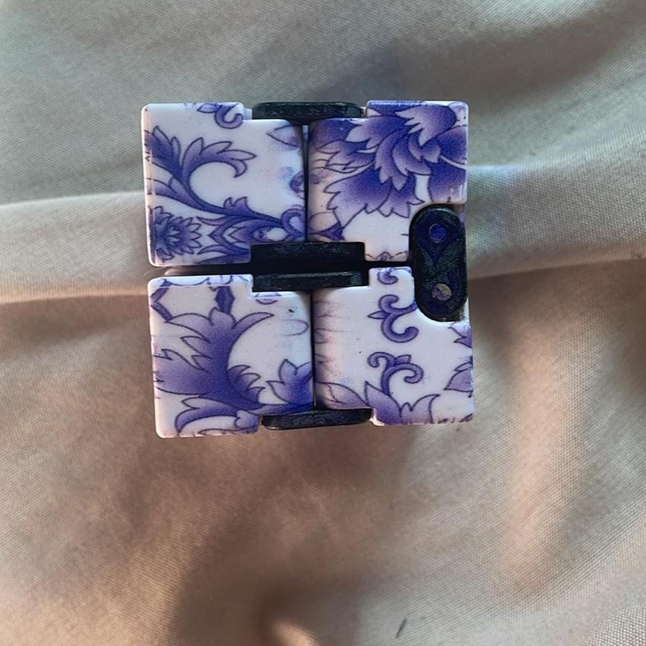 Fidget toy from Amazon Hinges/mechanics work... - Depop