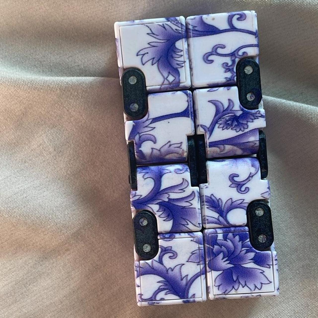 Fidget toy from Amazon Hinges/mechanics work... - Depop