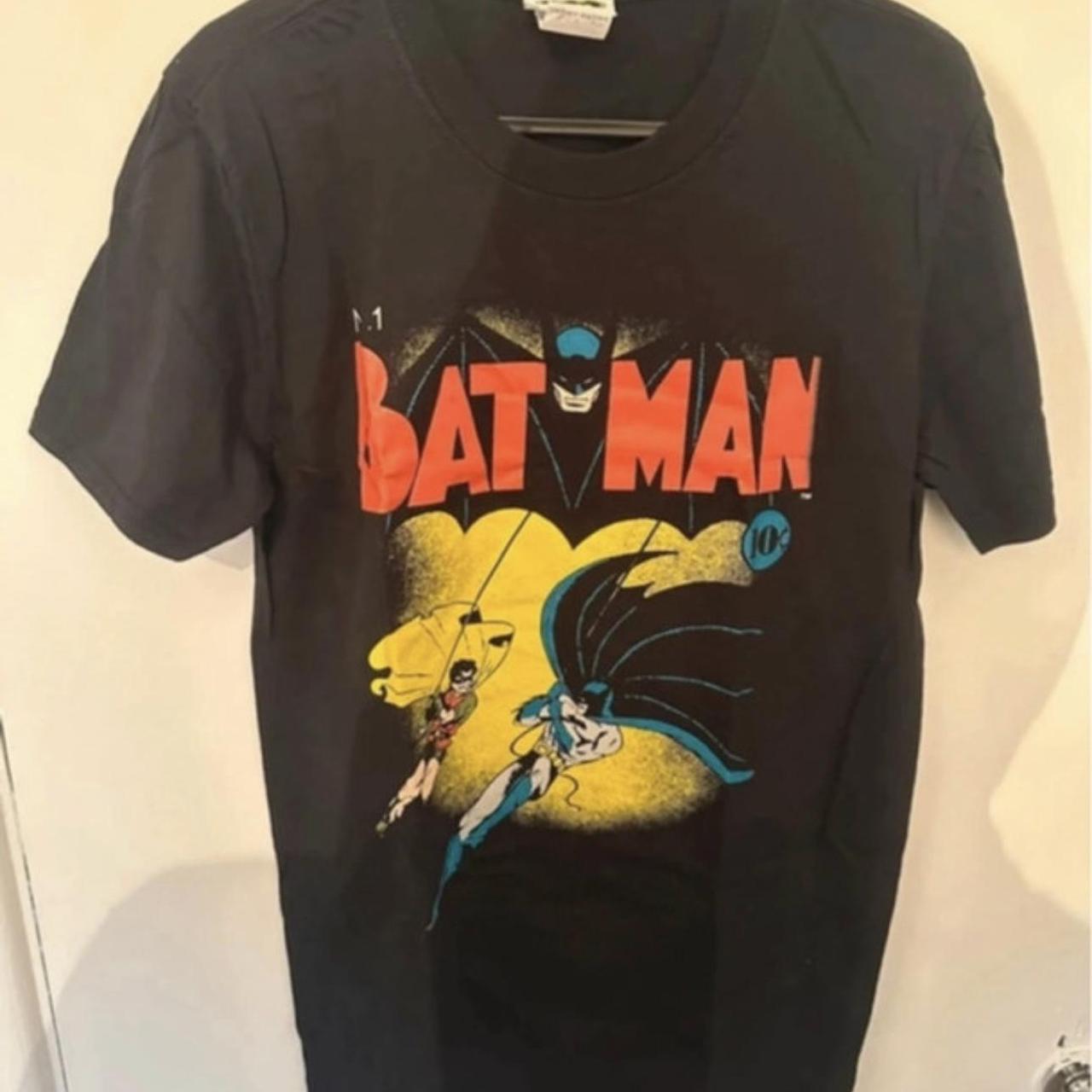 DC Comics Batman T-shirt Men's Small Brand New - Depop