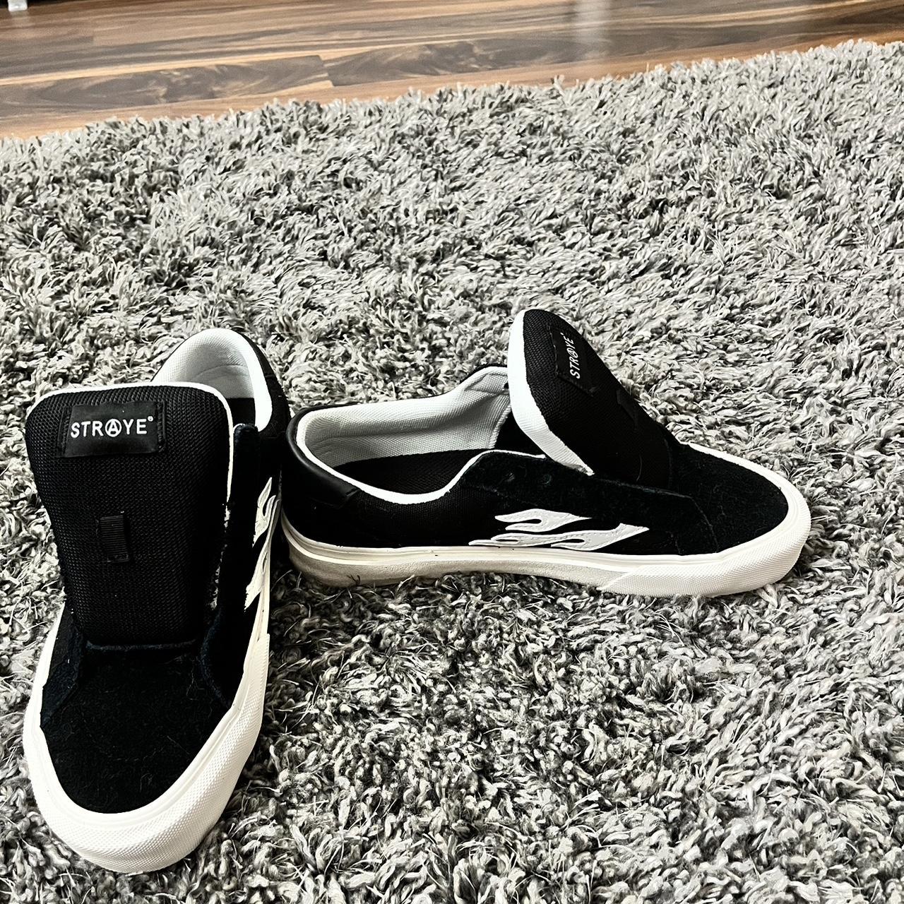 Black and white strayes Men’s size 8.5 #y2k #skater... - Depop