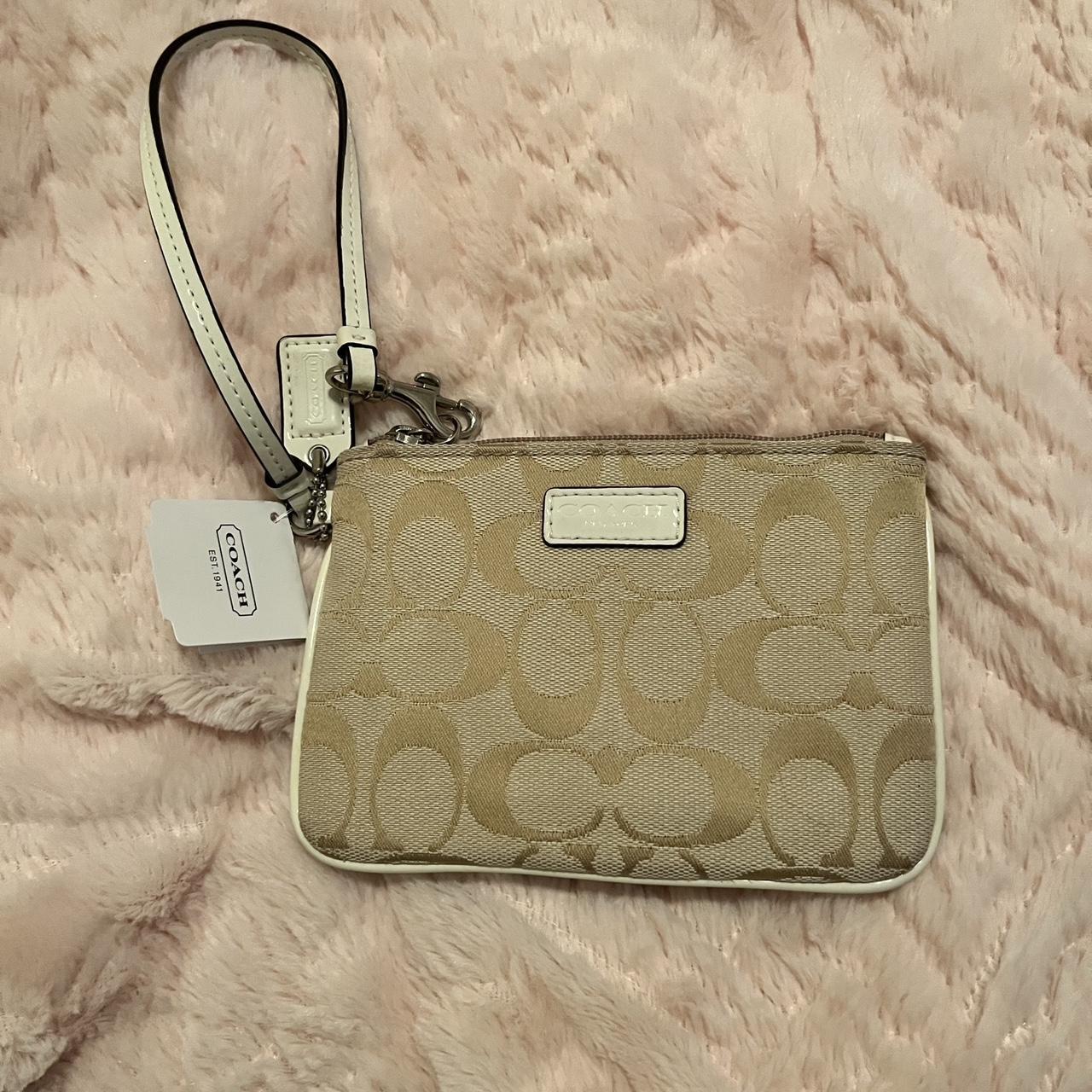 Coach wristlet - Depop