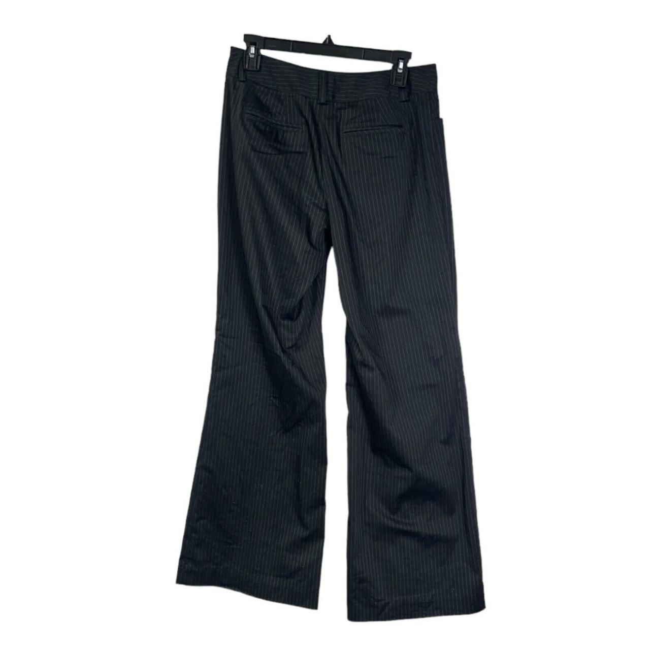 These White House Black Market pants in size 6 are... - Depop