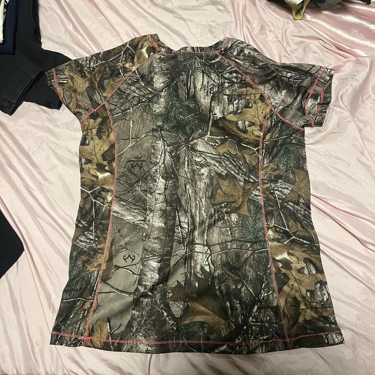 woman’s real tree t no size 26 in tall 19 in wide - Depop