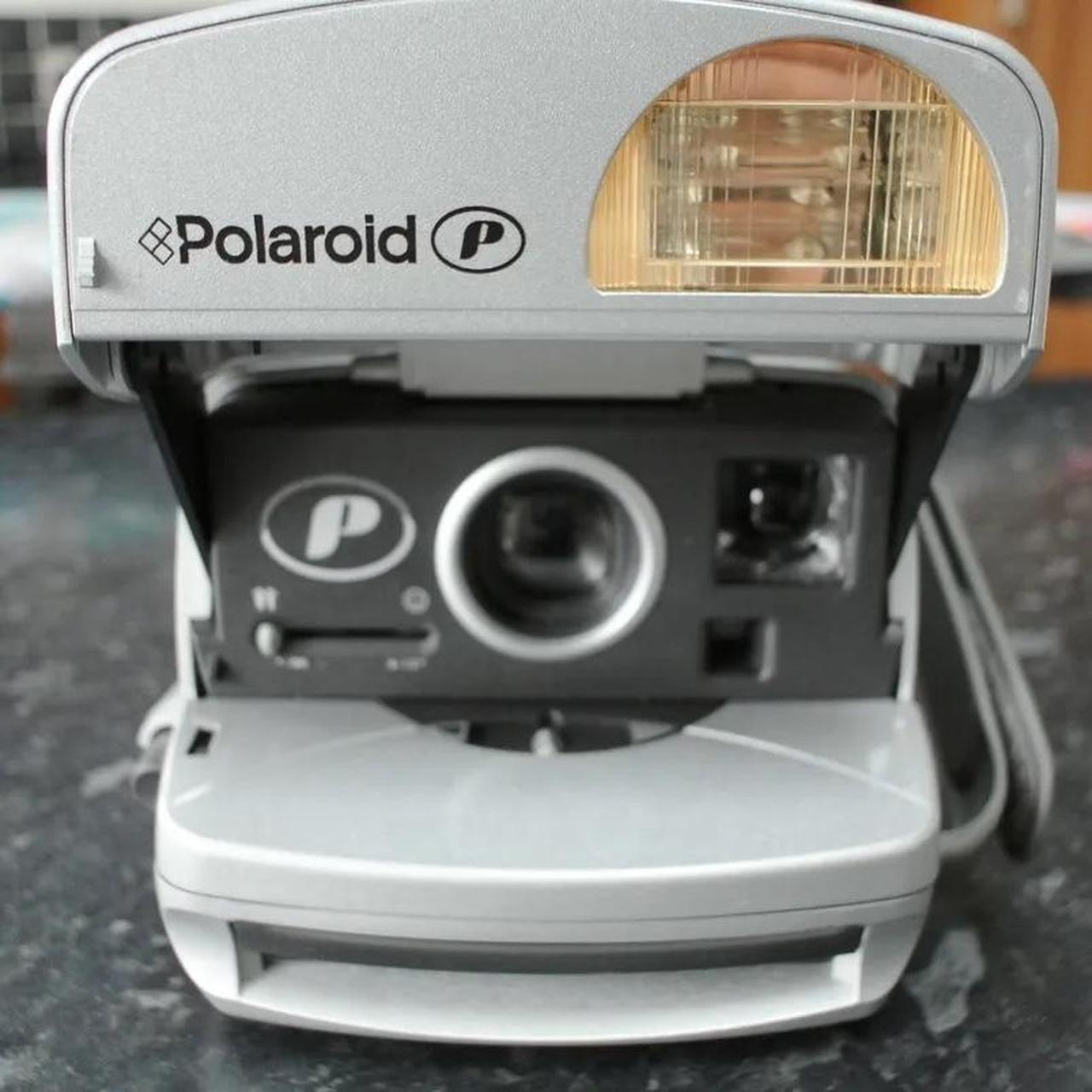 Vintage poloroid p600 camera Damaged handle... - Depop