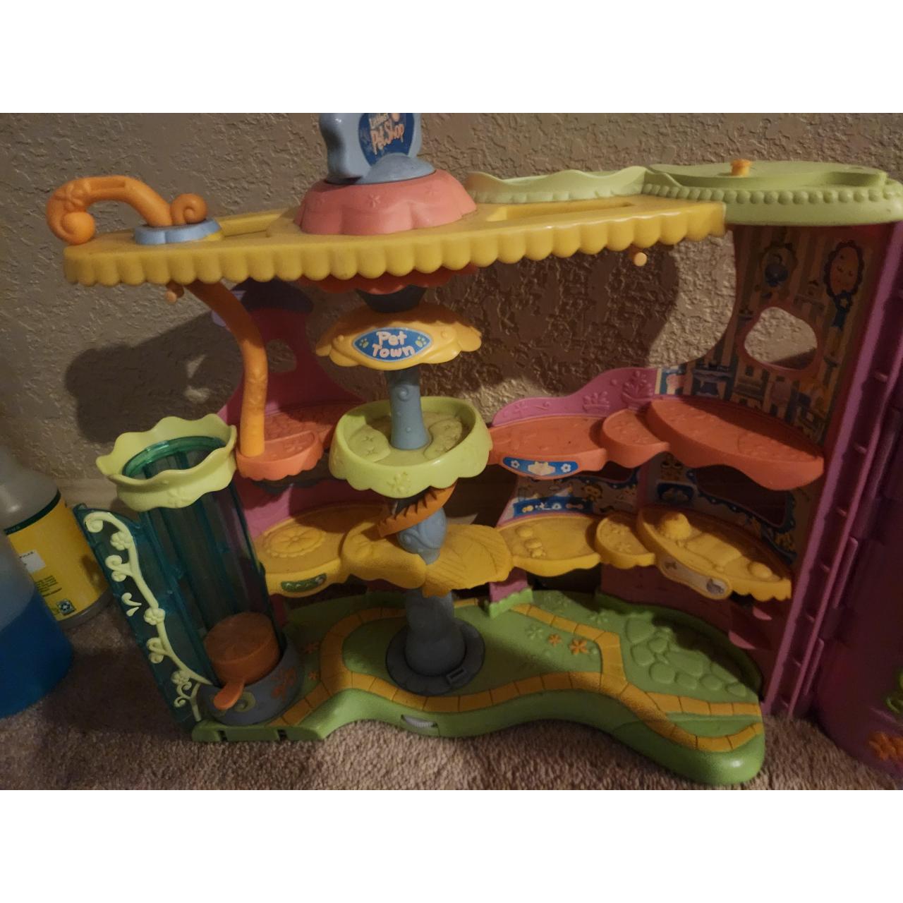 2 LPS houses, (FITNESS CENTER HAS BEEN SOLD) they... | Depop