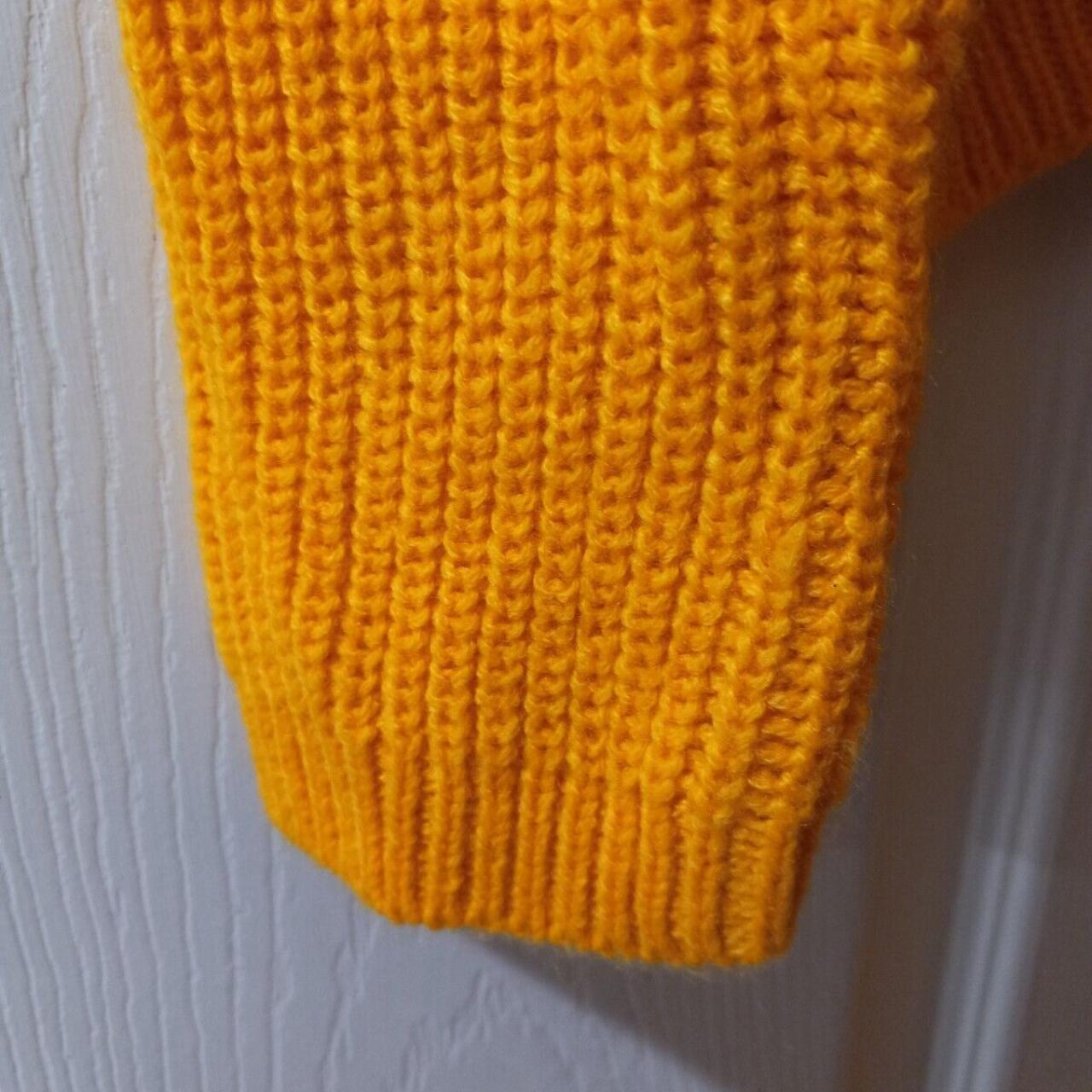 Runway7 Women Knitted Sweater Size Large Some Light Depop