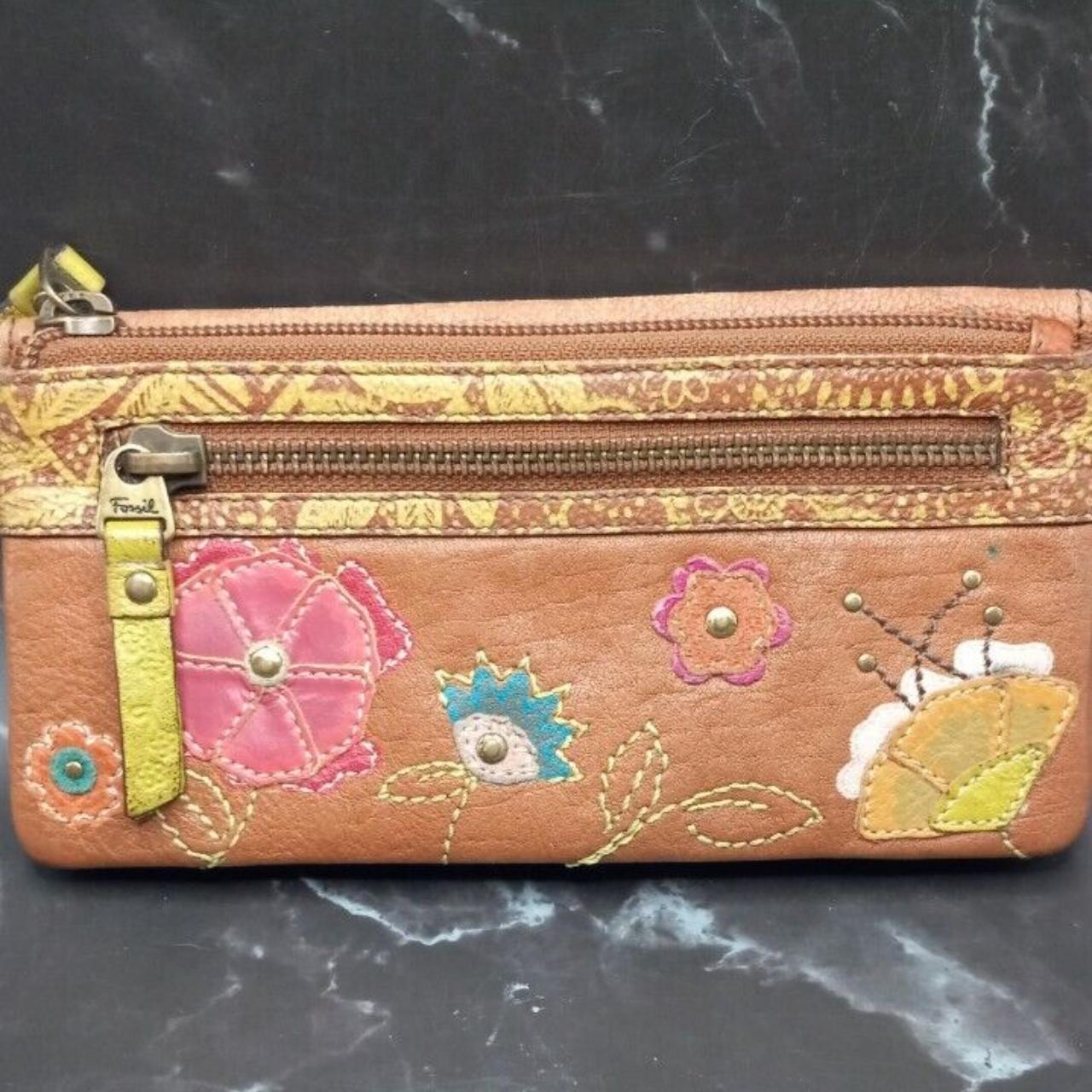 Fossil Women Leather Embroided Floral Wallet Has a... - Depop