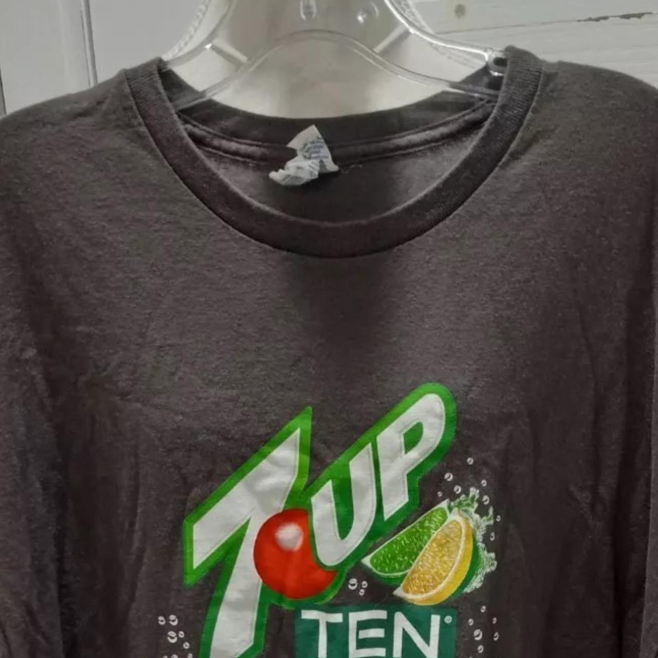 7 UP Soda Graphic T-Shirt Size 2XL Pits 24... - Depop