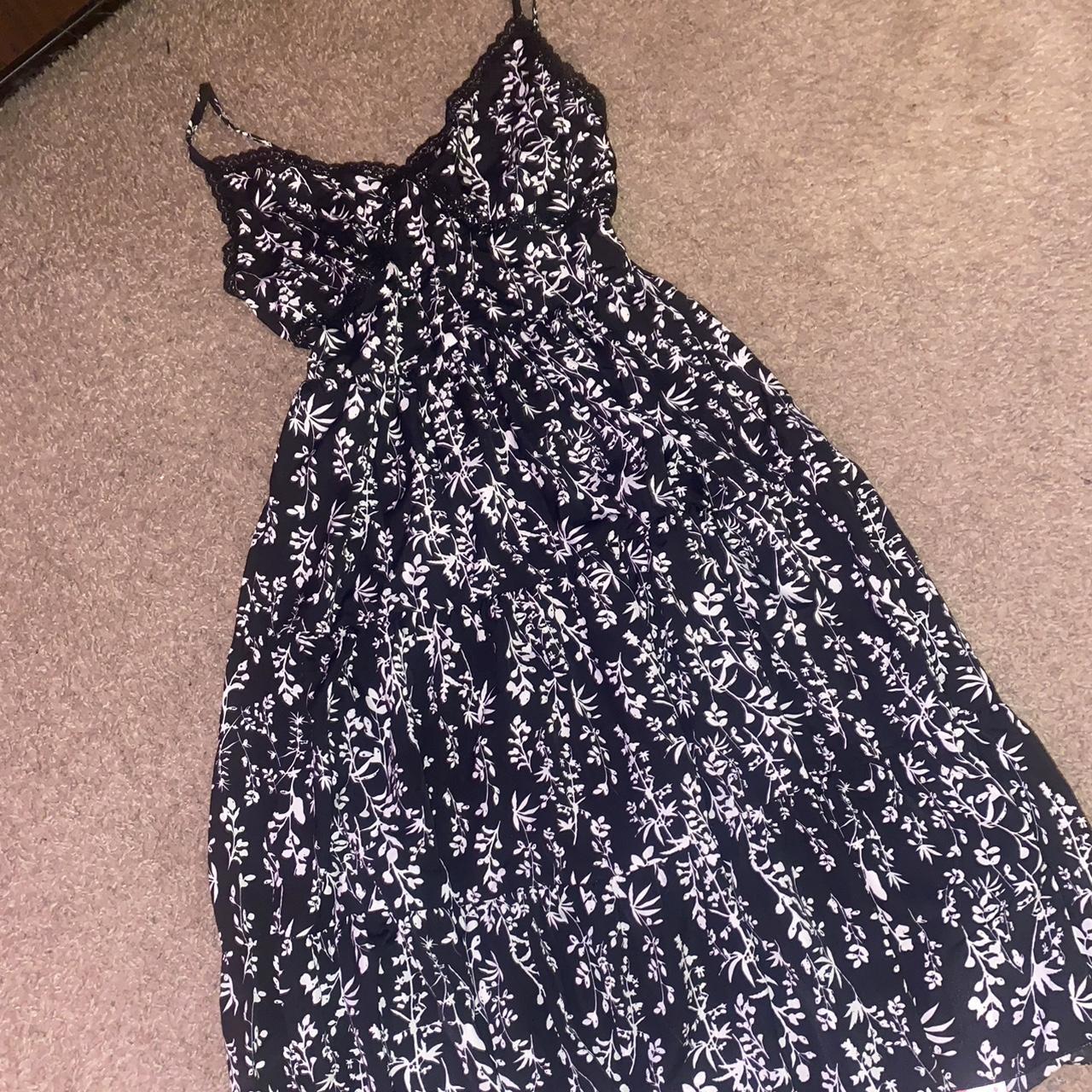 romwe midi dress - size xs • brand new with tags,... - Depop