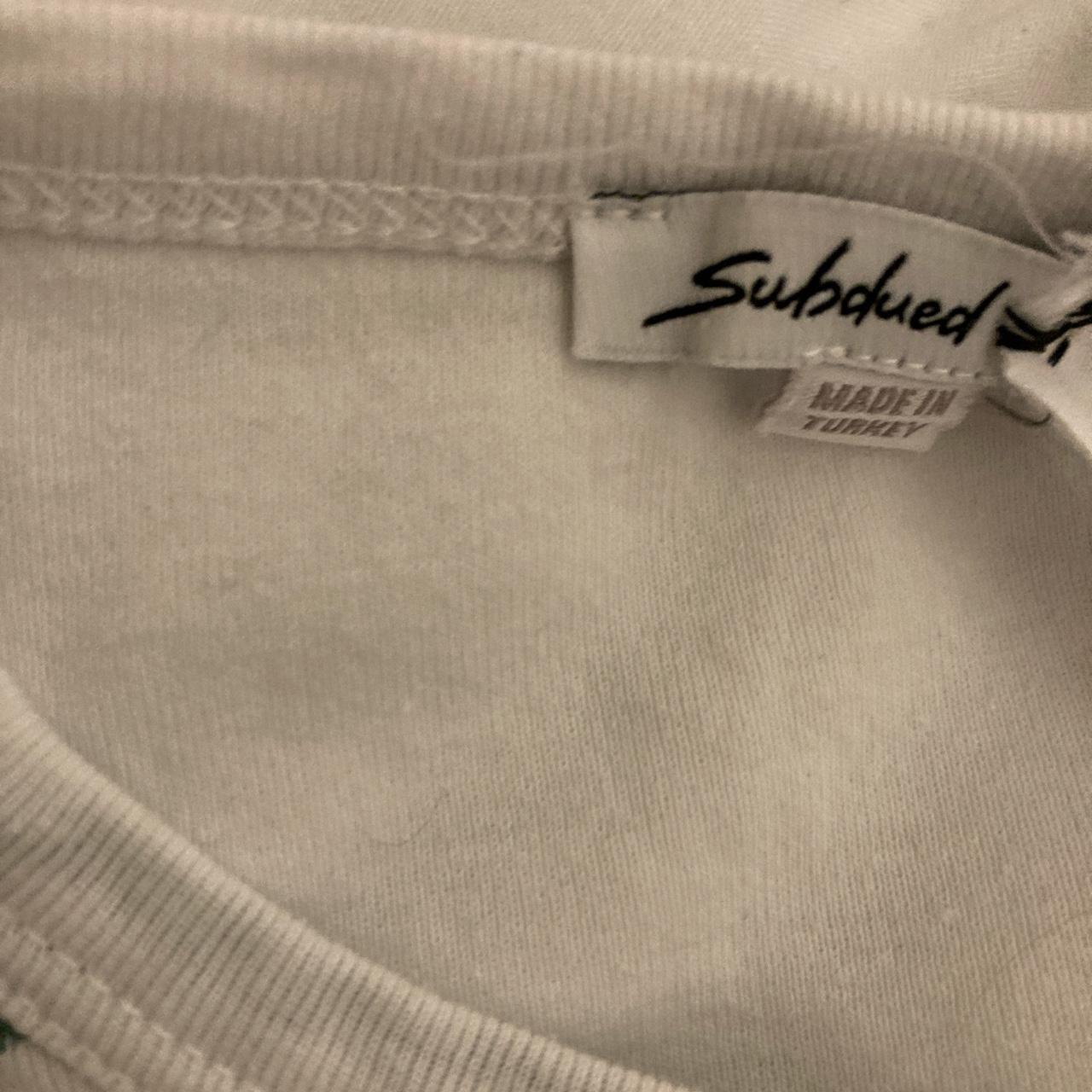 Really cute and trendy subdued cropped top. - Depop