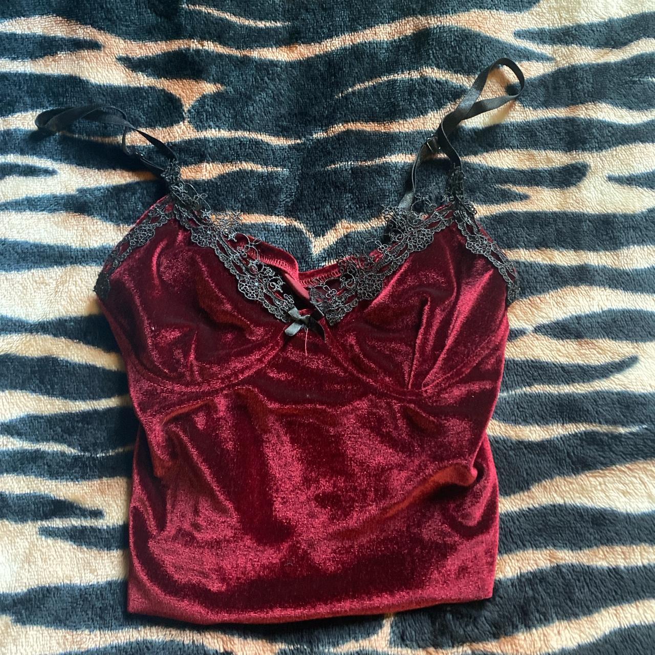 Vampire tank top crop top - Depop