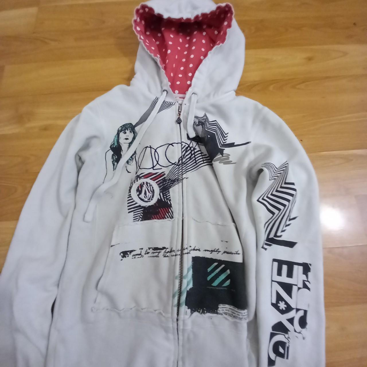 pretty cool volcom collab size medium in... - Depop