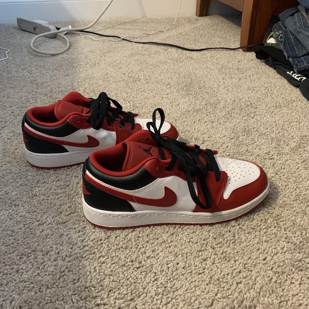 Nike dunk air jordans red low bulls (gs) size 6.5,... - Depop