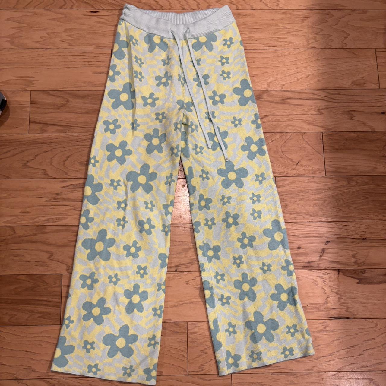 small alterd state pants super cute worn 2 wide... - Depop