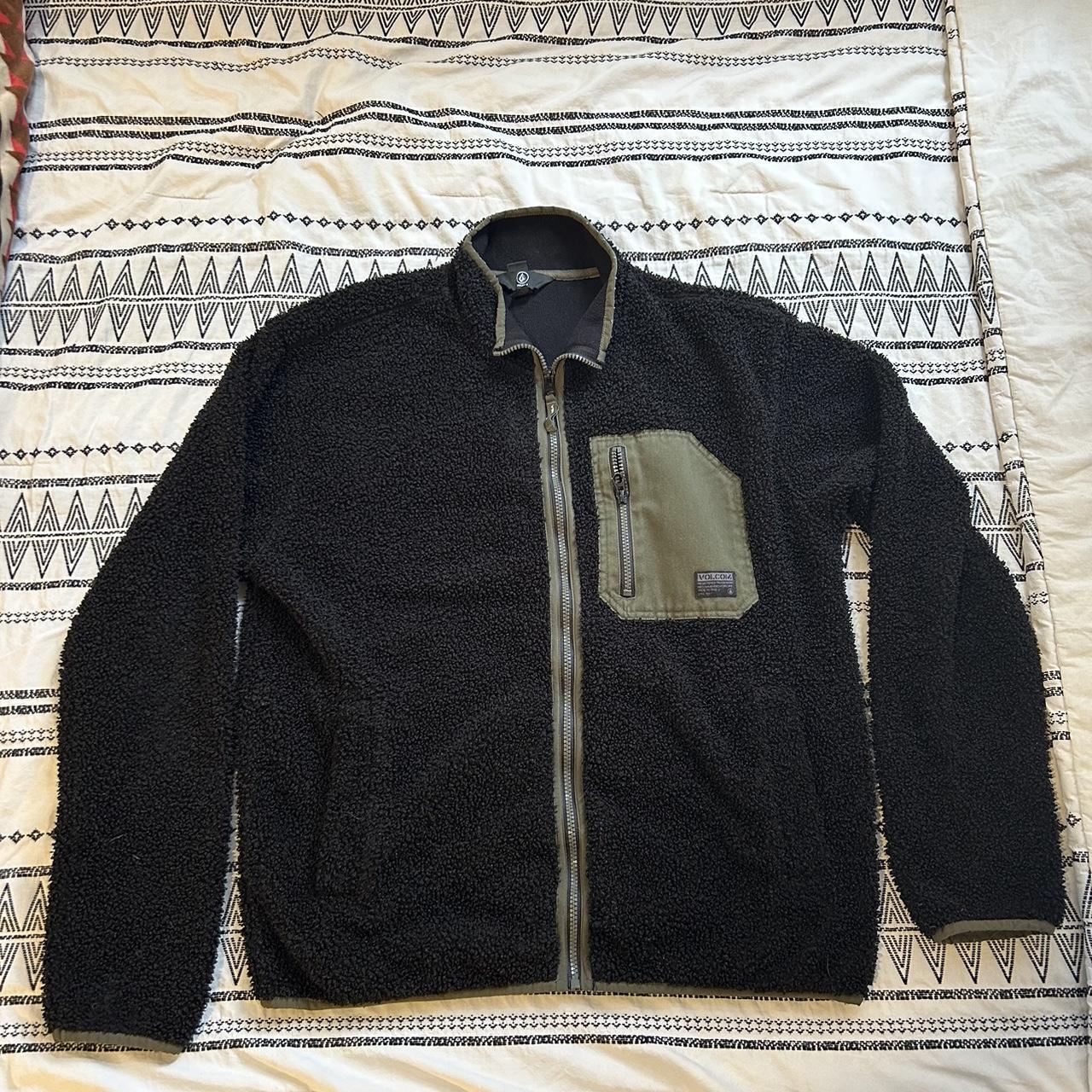 Men’s medium volcom fleece- great condition/ barely... - Depop