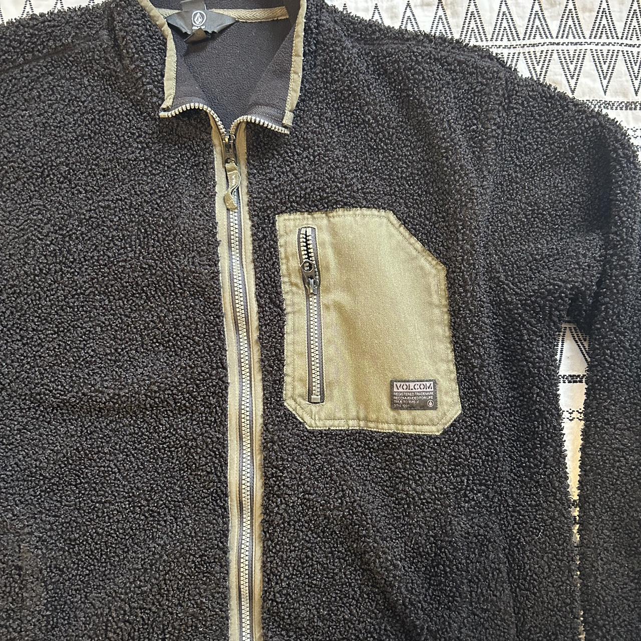 Men’s medium volcom fleece- great condition/ barely... - Depop