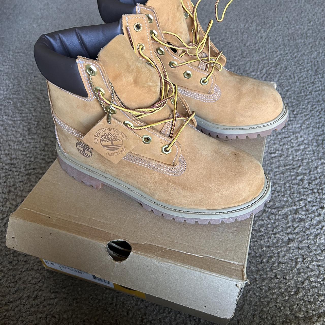 TIMBERLAND SIZE 5.5Y WORN TWICE HAS TINY TINY... - Depop