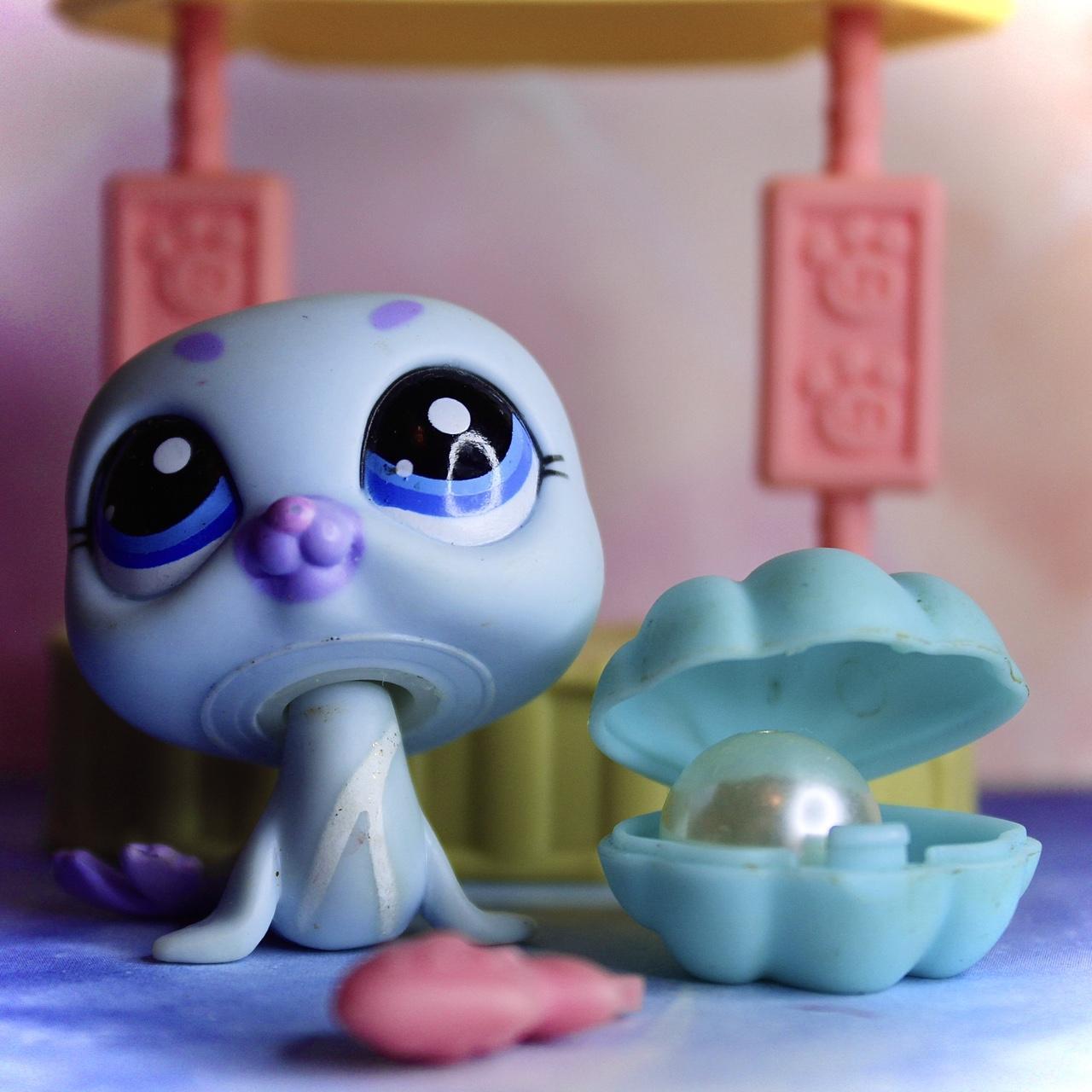 LPS Seal 1732+Accessories Everything Includes; 1... - Depop