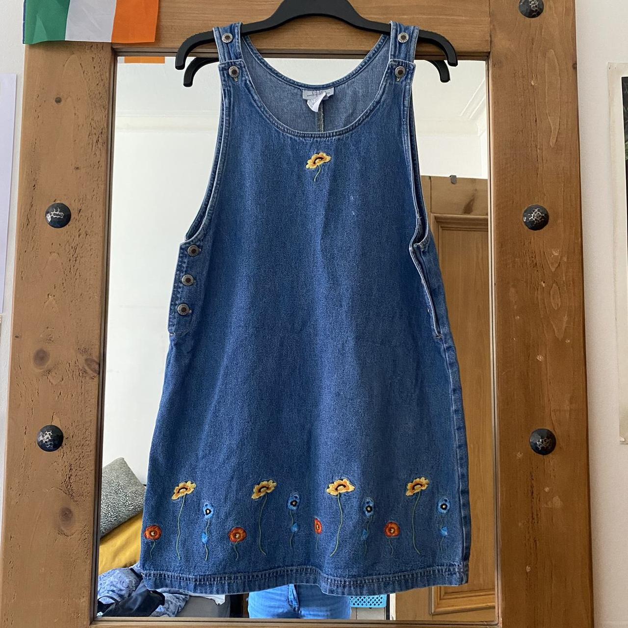 Vintage Paul Harris dress with floral embroidery.... - Depop