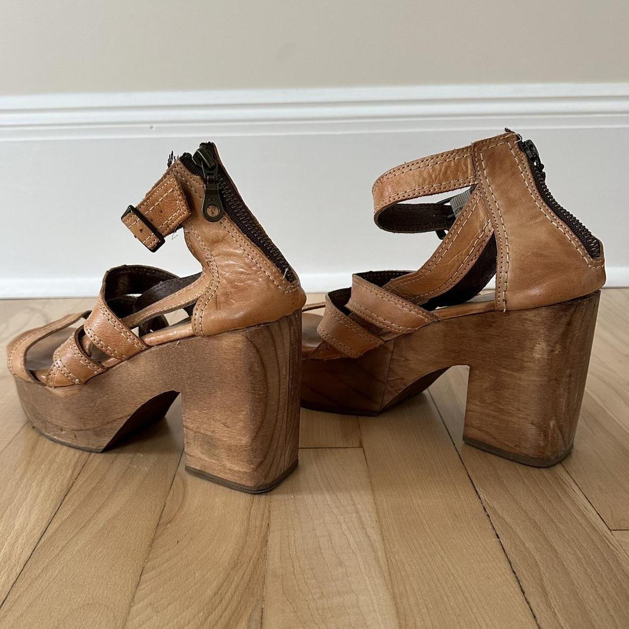 Free People / Roan Leather Platform Clog Sandals (8)... - Depop