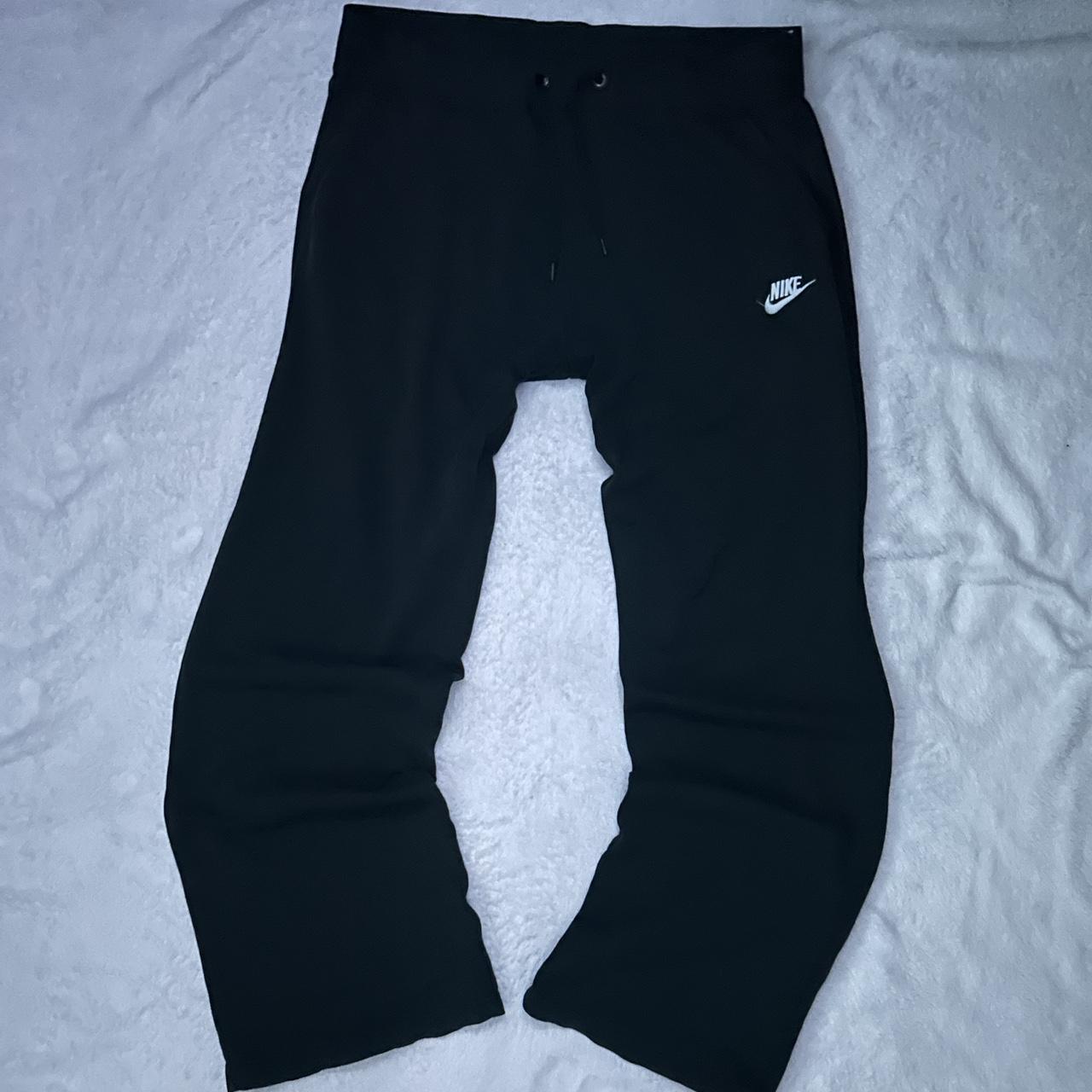 Men's Large Nike Uncuffed Sweats - Depop
