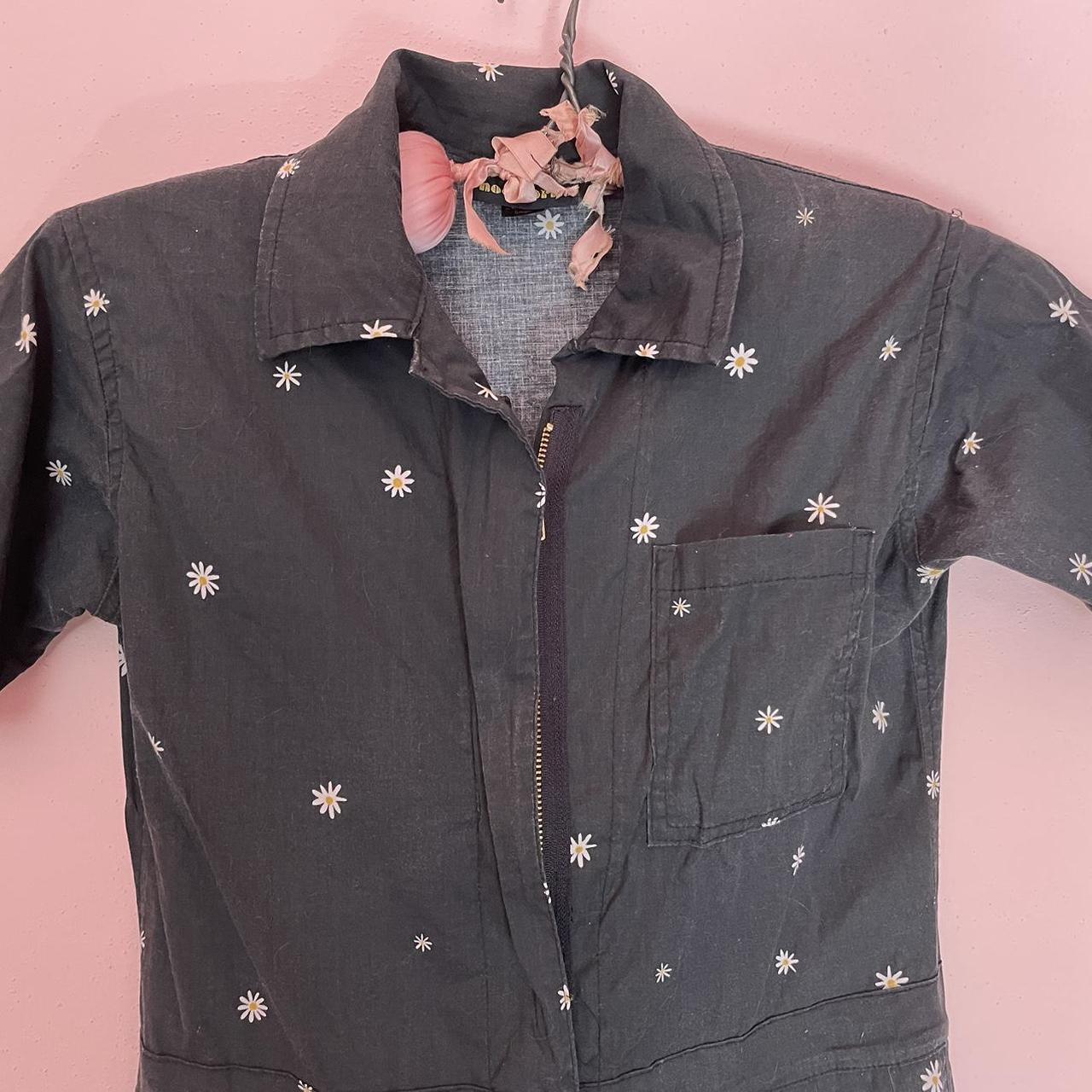 Nooworks cute daisy print coveralls. - Depop