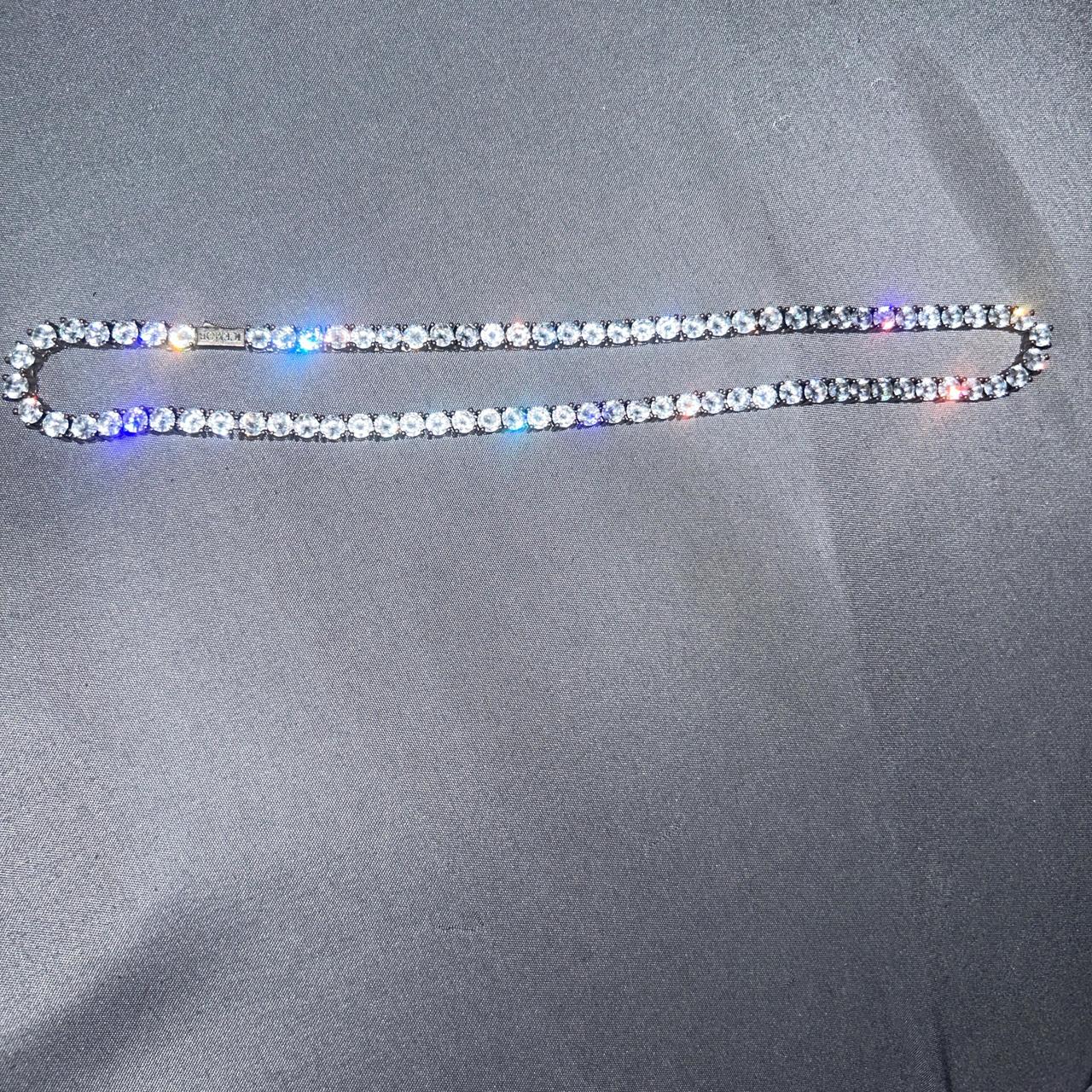 Silver diamond chain with a 24" chain - Depop