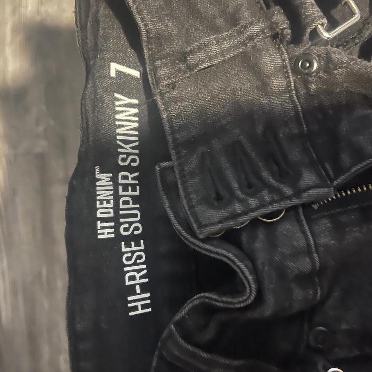 Hot Topic Hi-Rise Super Skinny Size 7. Nothing... - Depop