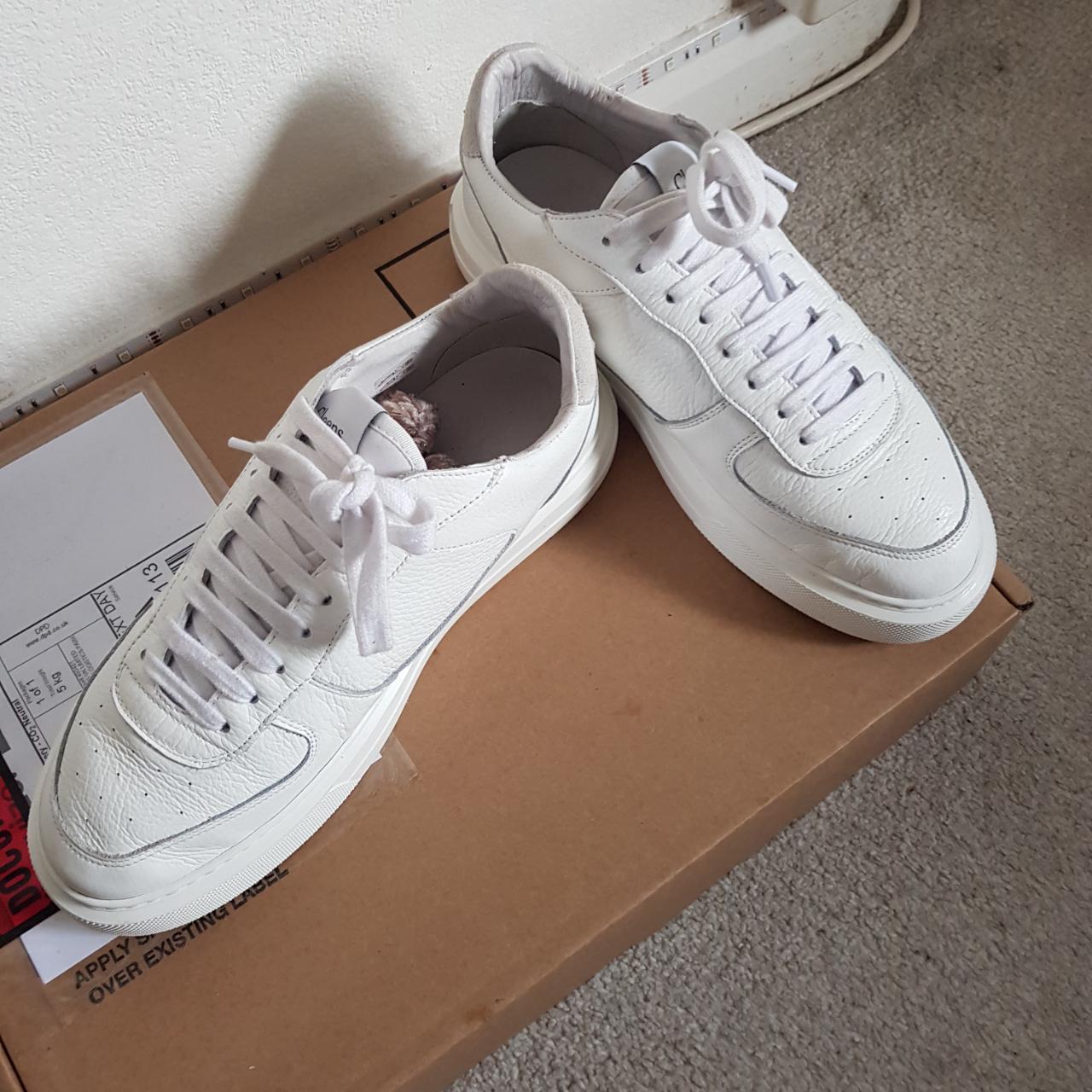 White cleens size 9 barely worn comes with box. - Depop