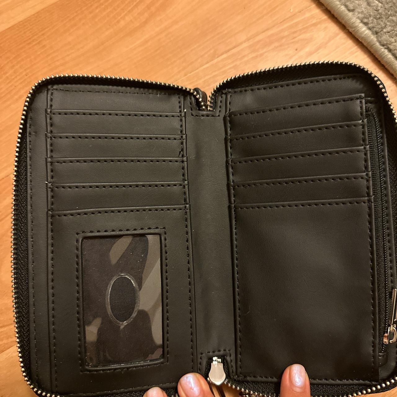 Small Guess wallet - Depop