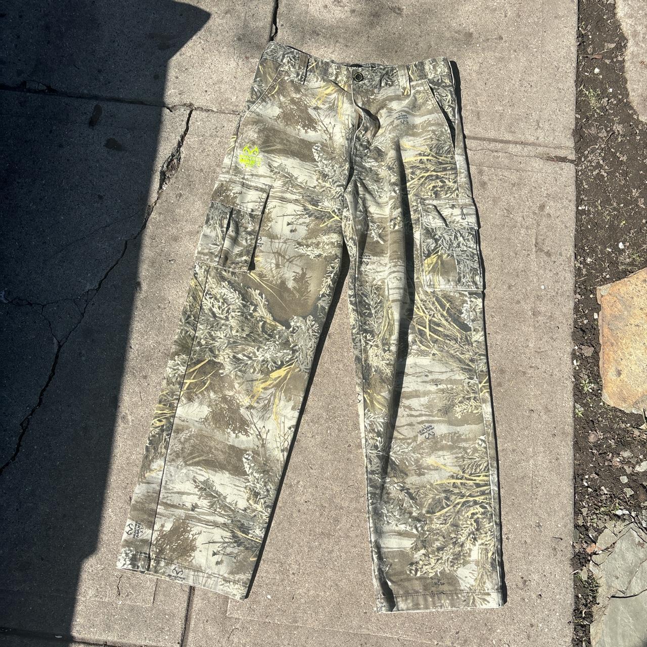 Real tree camo pants (18) fits like a 30” (zipper... - Depop