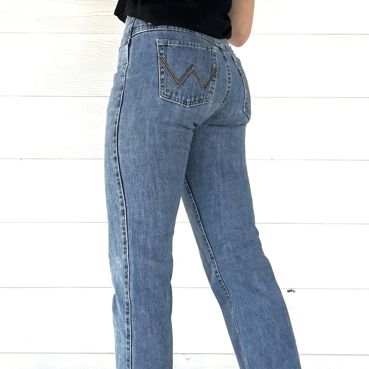 Wrangler Women’s Cowgirl Cut CASH Jeans 9/10 X 30... - Depop