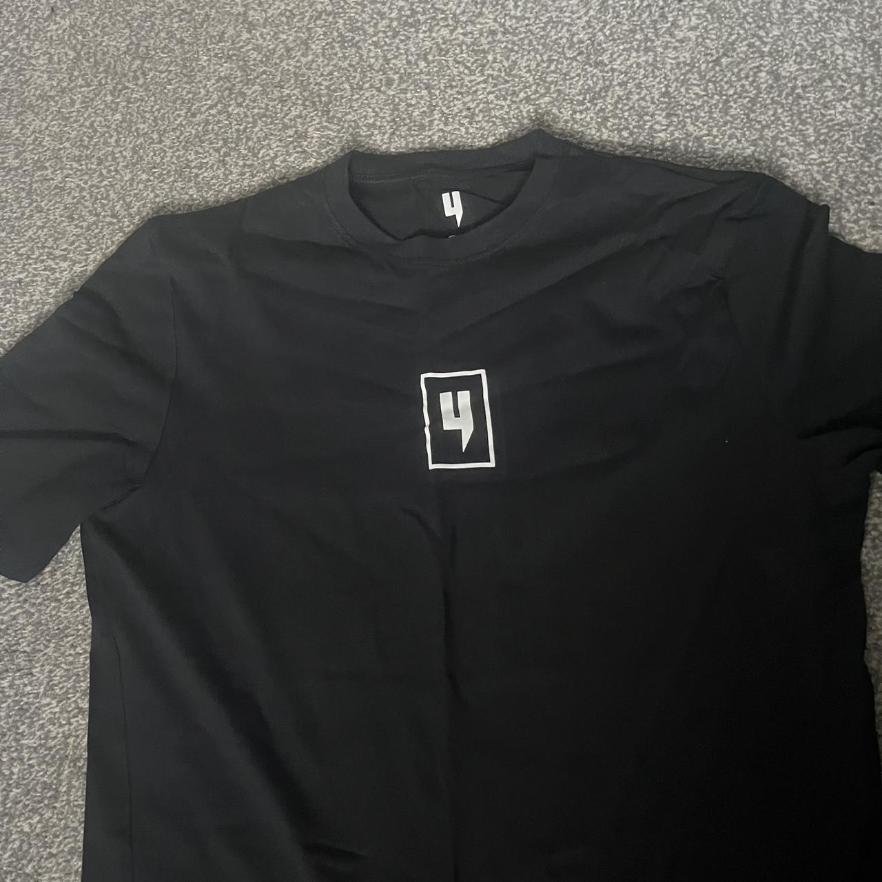 Black yelir tshirt | Depop