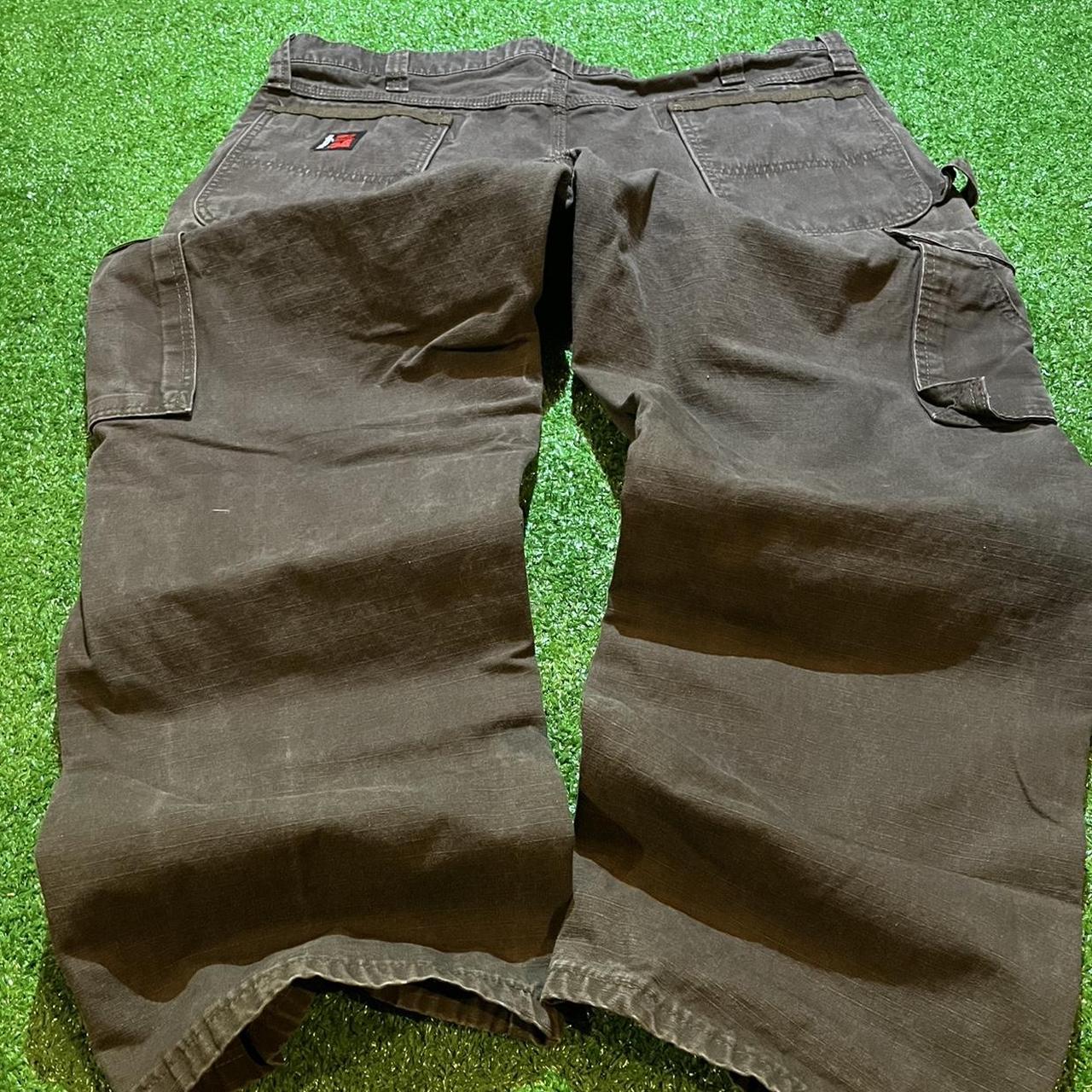 Vintage Wrangler rigs cargo pants. Size 40 X 30.... | Depop