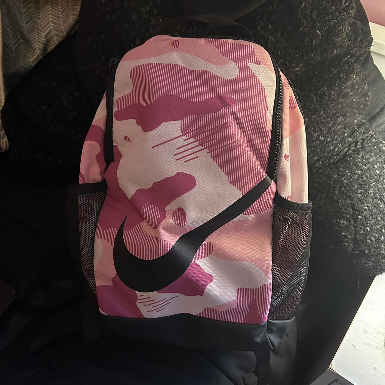 Pink Nike backpack #pinkbackpack - Depop